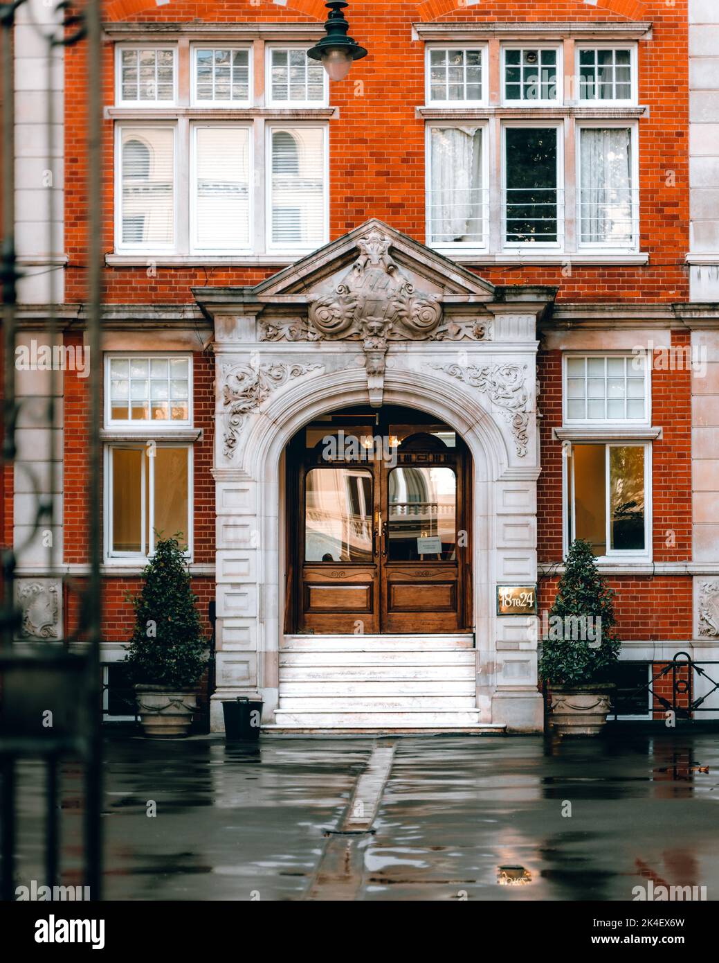 Classic british architecture hi-res stock photography and images - Alamy