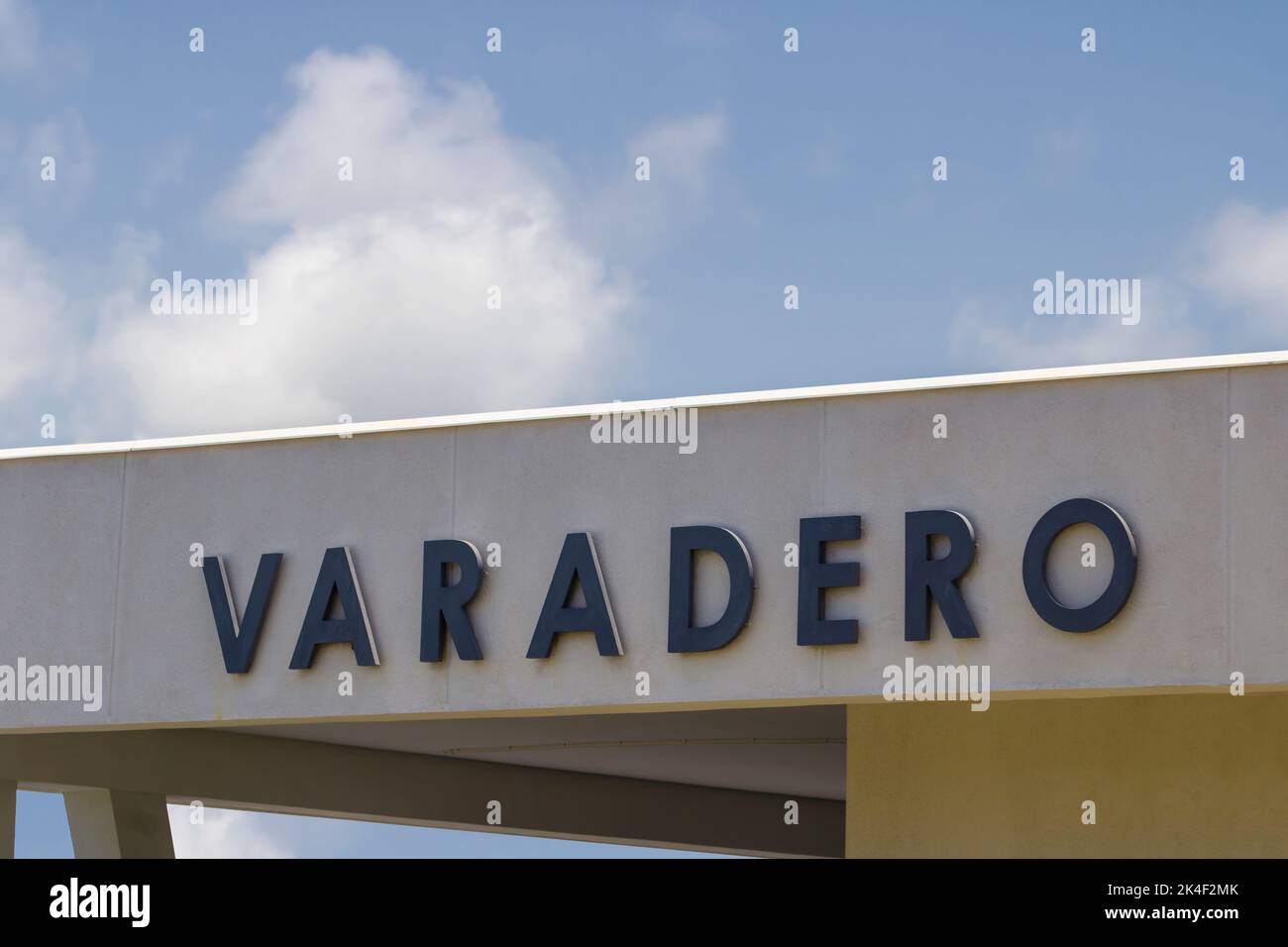 A "Varadero" sign writing on a building in Cuba Stock Photo - Alamy