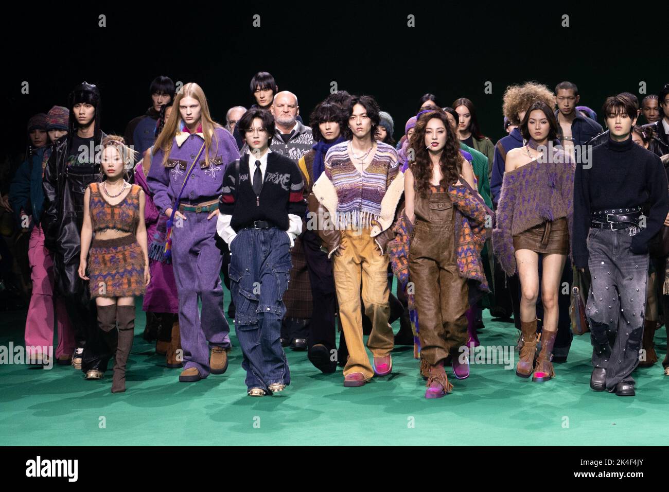 SHANGHAI, CHINA - SEPTEMBER 30, 2022 - Entertainers attend the closing ...