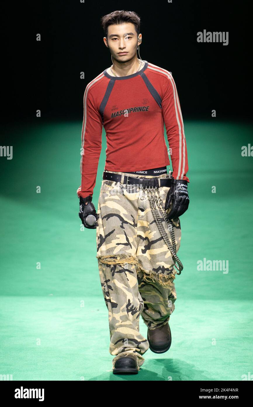 SHANGHAI, CHINA - SEPTEMBER 30, 2022 - Singer Li Daben (Benzo) attends ...