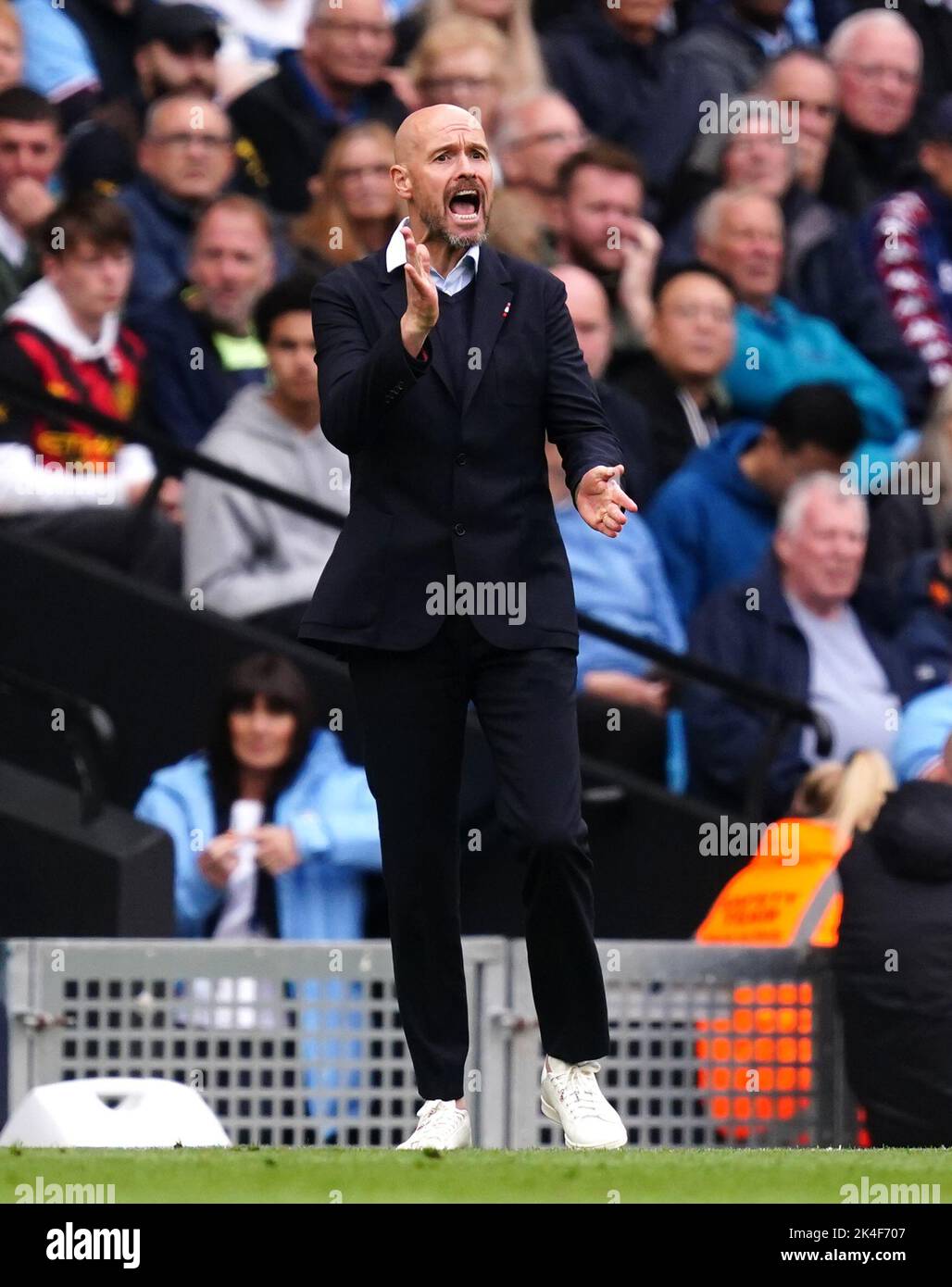 Hag gestures hi-res stock photography and images - Alamy