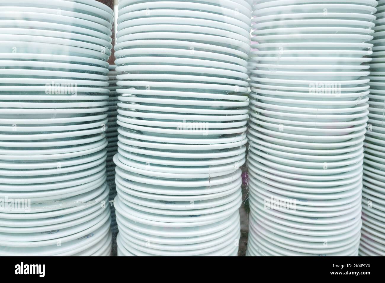 White color plate hi-res stock photography and images - Alamy