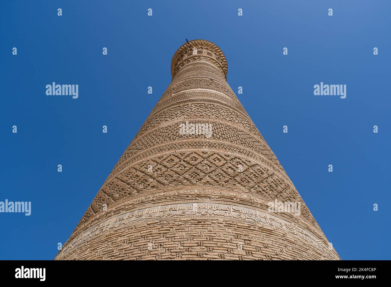 Looking up the patterns of Kalon Tower Minaret, Bukhara Stock Photo - Alamy