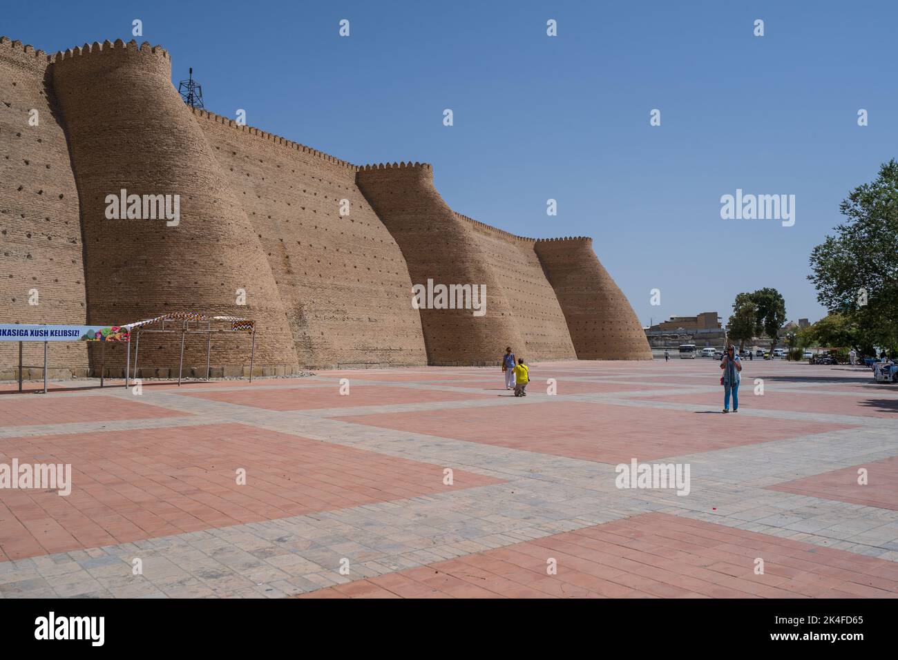 Wavy flowing walls of the Bukhara Ark castle fortress Stock Photo - Alamy