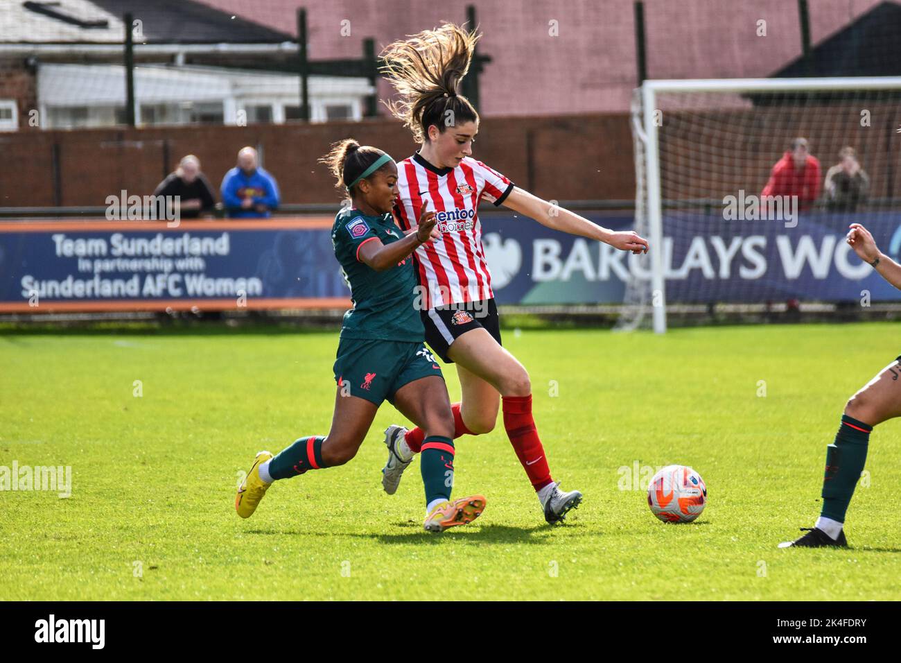 Talyor Hinds of Liverpool Women fights for the ball with Sunderland ...