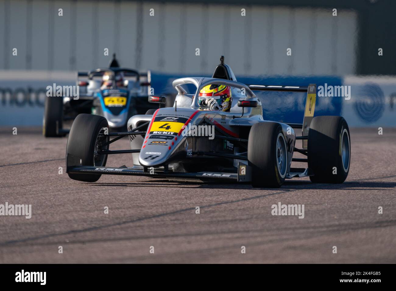 Oliver stewart hi-res stock photography and images - Alamy