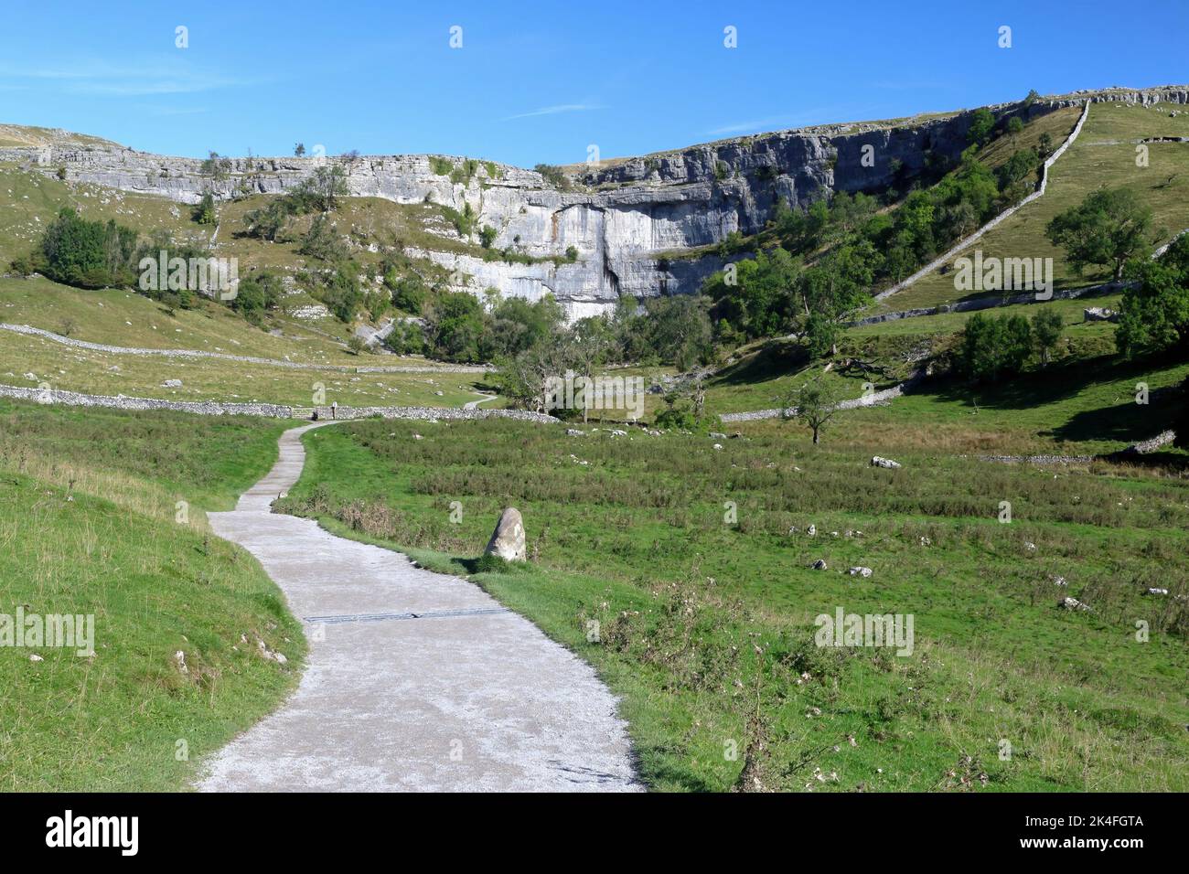 Malham Cove, Yorkshire Dales Stock Photo - Alamy