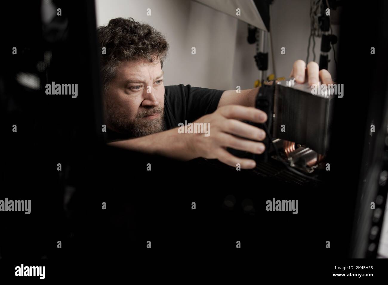 Pc assembling hi-res stock photography and images - Alamy