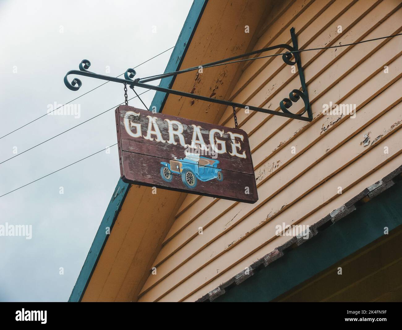 Garage 1920 hi-res stock photography and images - Alamy