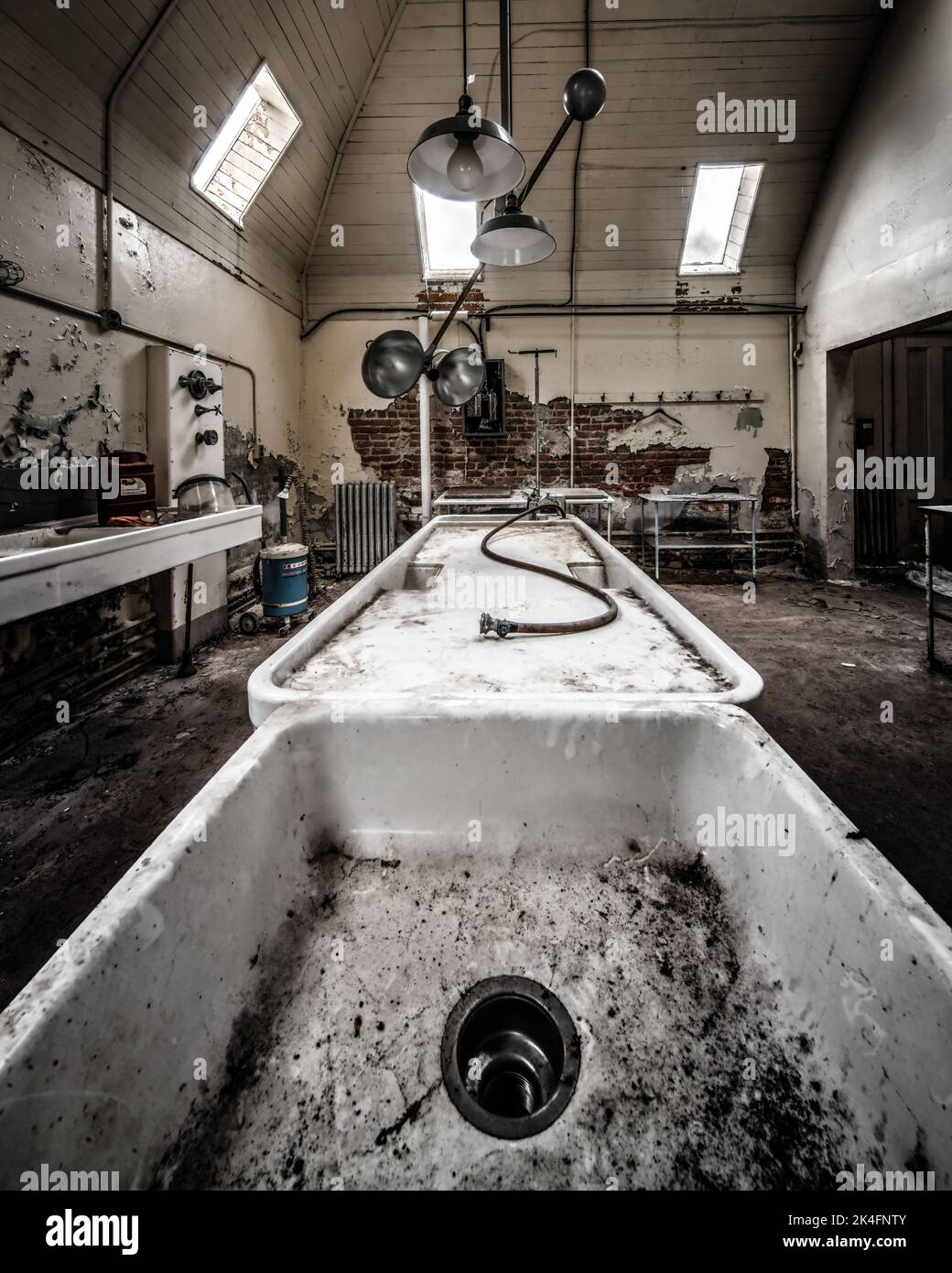 Hospital morgue hi-res stock photography and images - Alamy