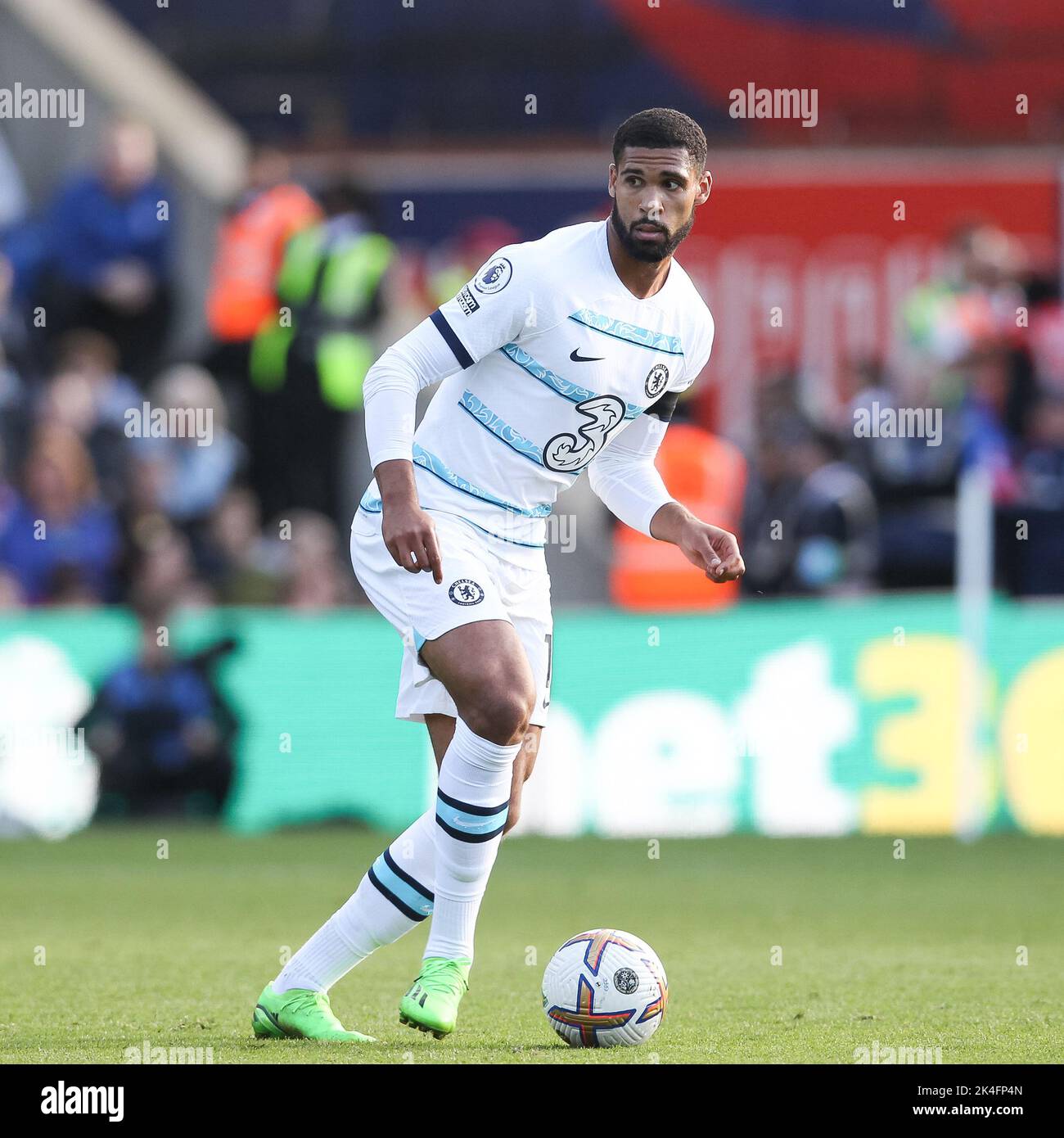 London, UK. 02nd Oct, 2022. Ruben Loftus-Cheek of Chelsea in action ...