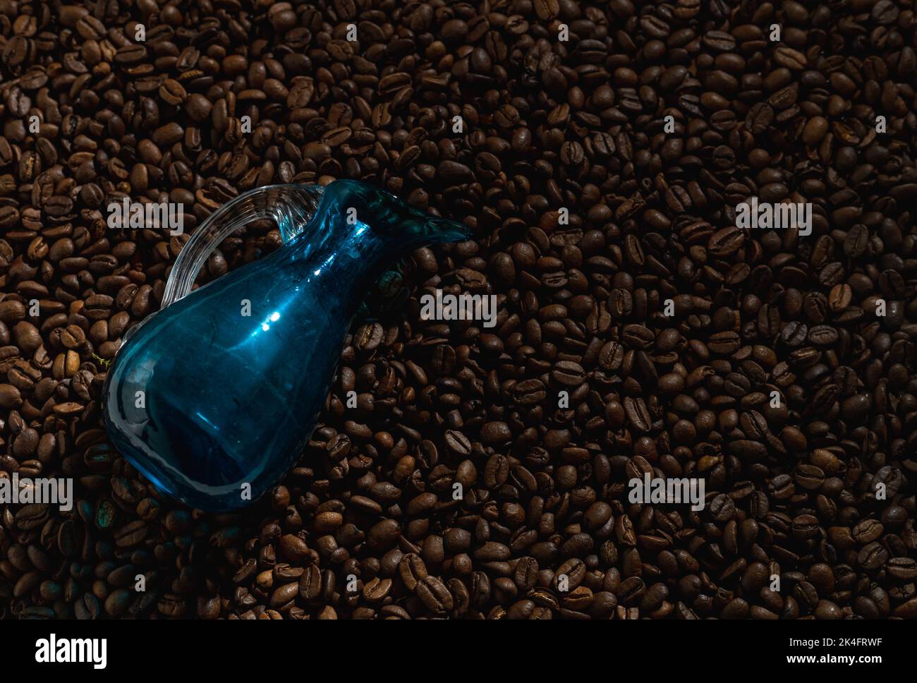 Dark coffee beans hi-res stock photography and images - Alamy