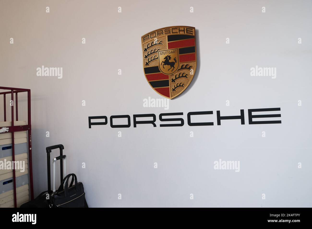 Porsche race lounge hi-res stock photography and images - Alamy