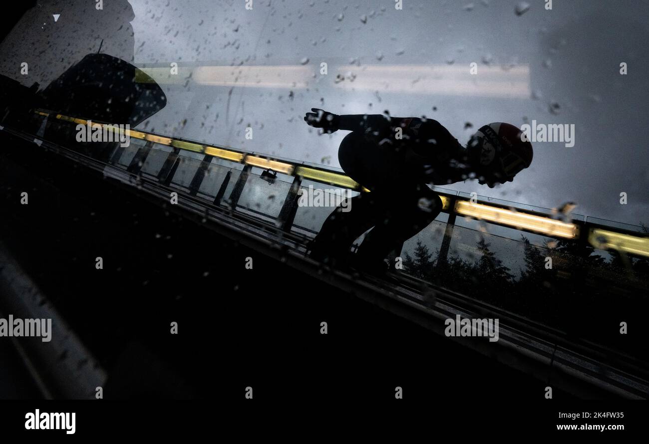 Klingenthal, Germany. 02nd Oct, 2022. Nordic skiing/ski jumping: Summer ...