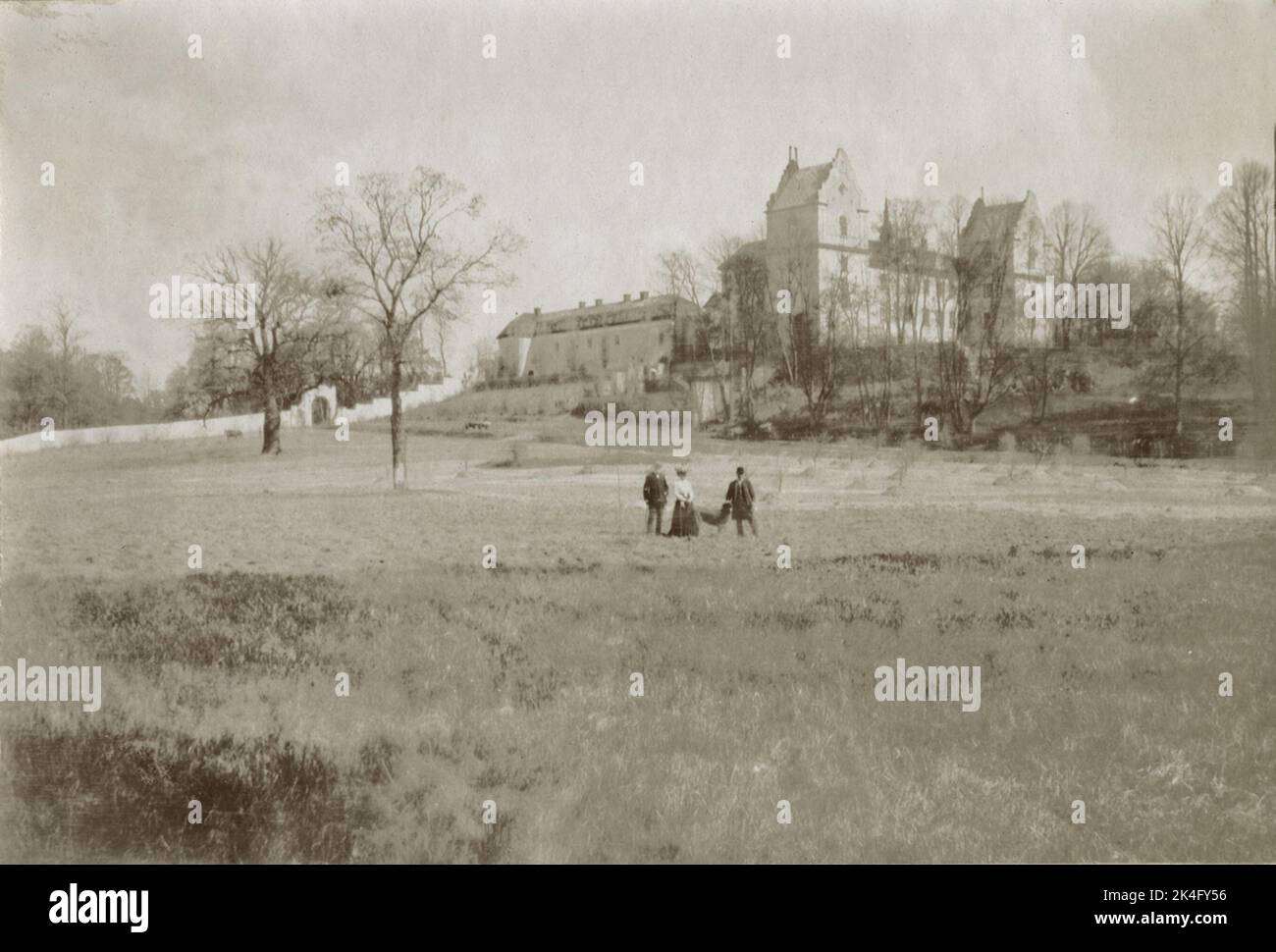On Tyresö meadow; Mr. John B. How, awning Caroline Lagergren, awning ...
