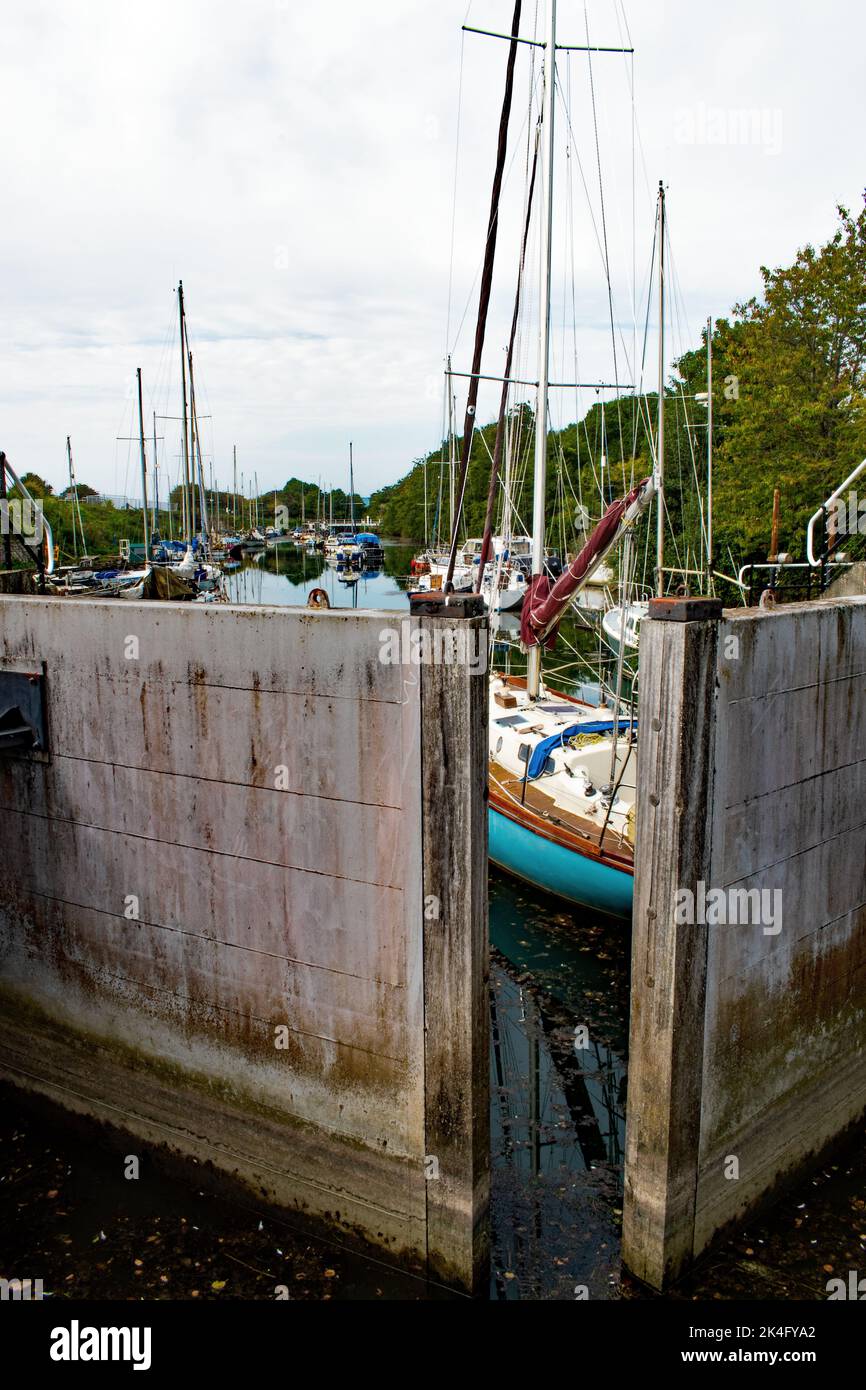 Docks at lydney harbour hi-res stock photography and images - Alamy