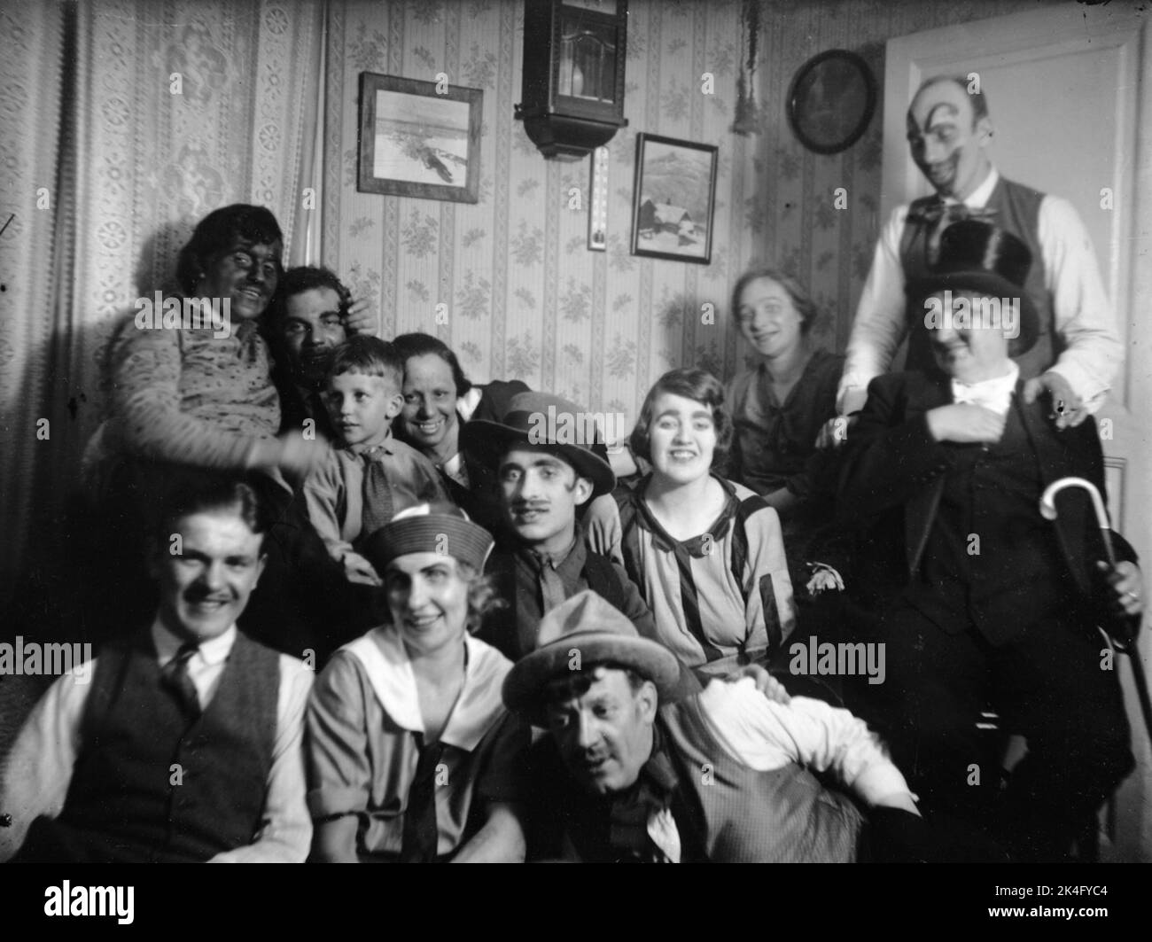 Masquerade fashion Black and White Stock Photos & Images - Alamy