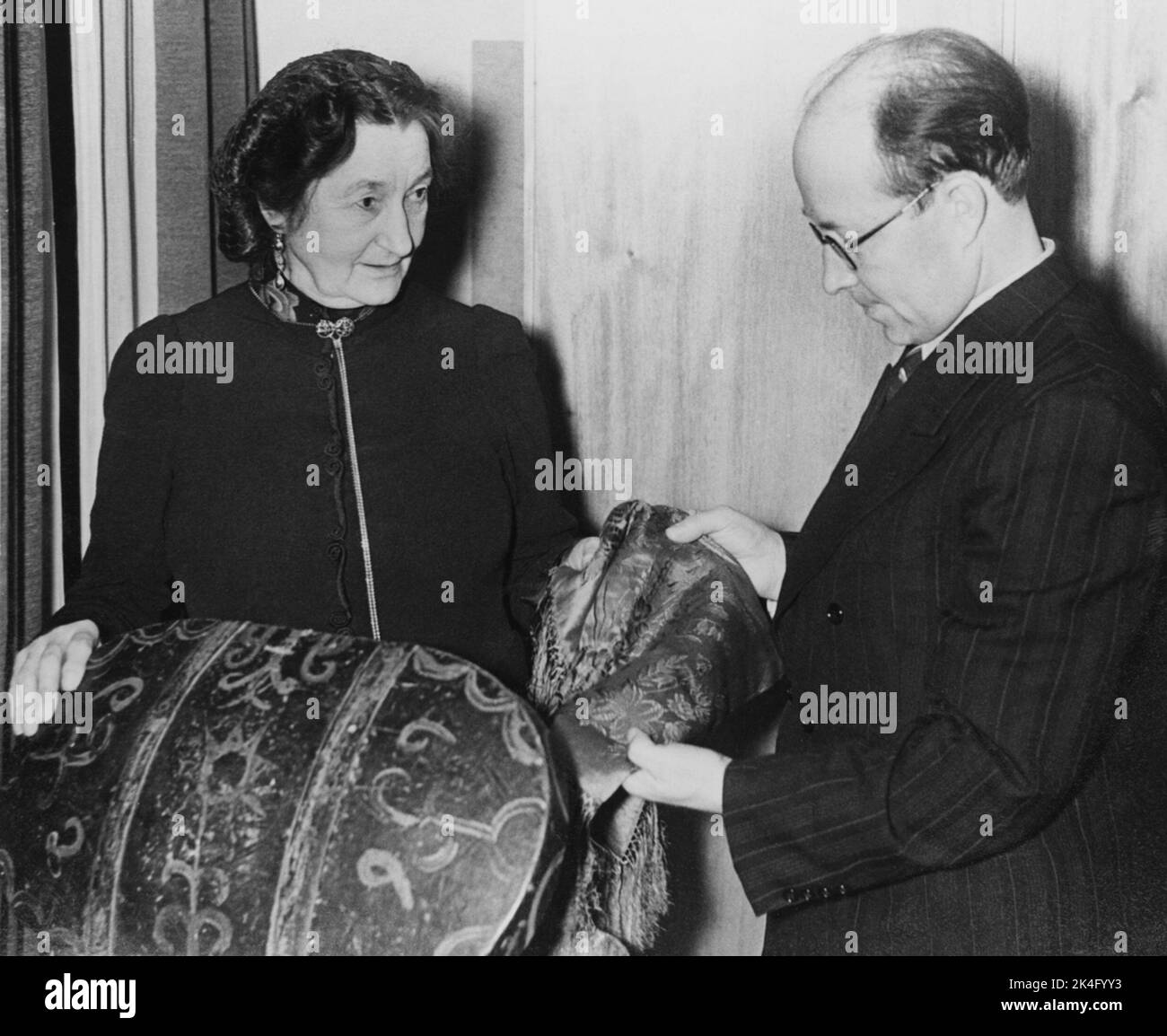 Professor Emelie Demant Hat surrenders a collection of objects that ...