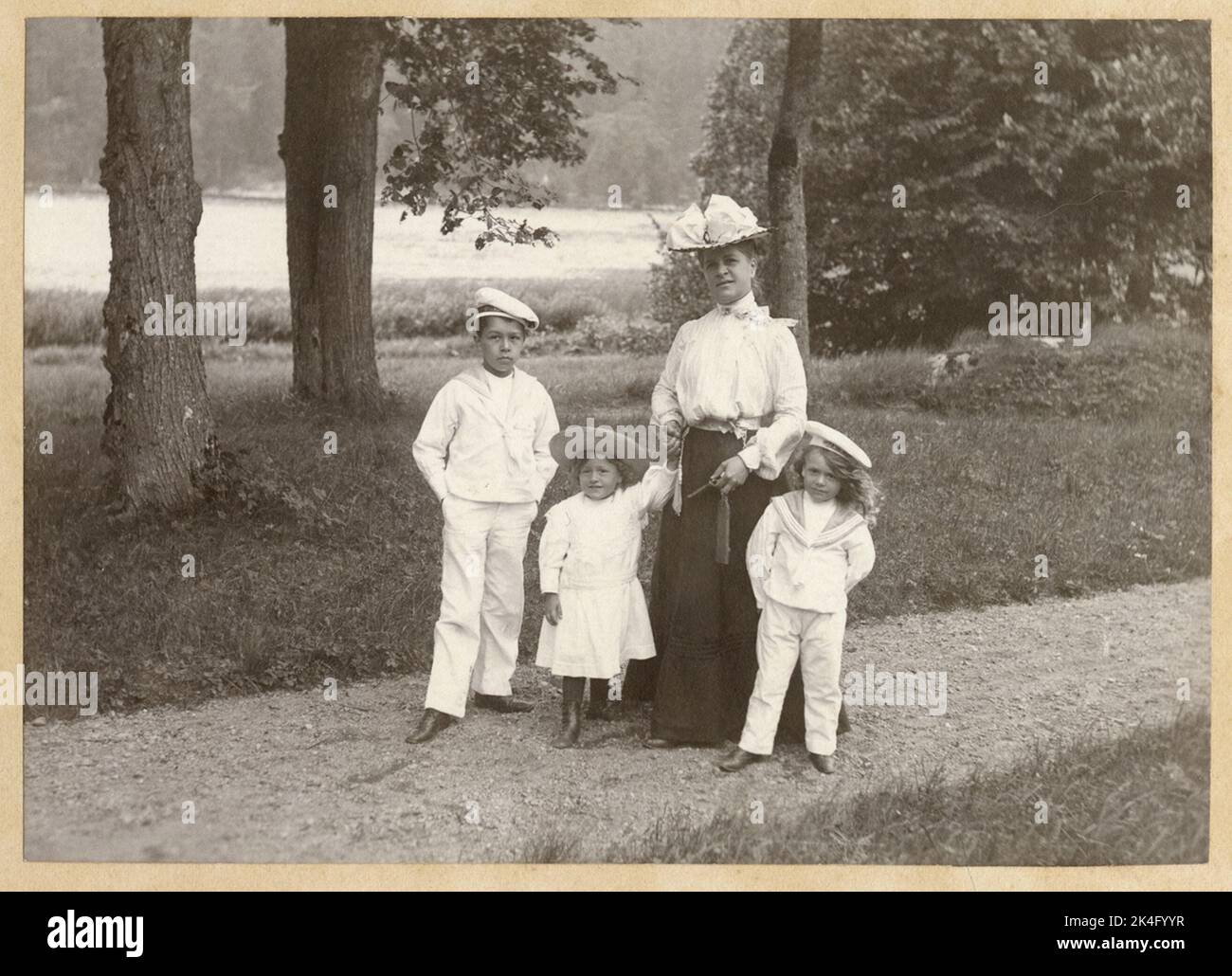 Caroline Lagergren with the three sons Carl (born 1899) and Johan (born ...