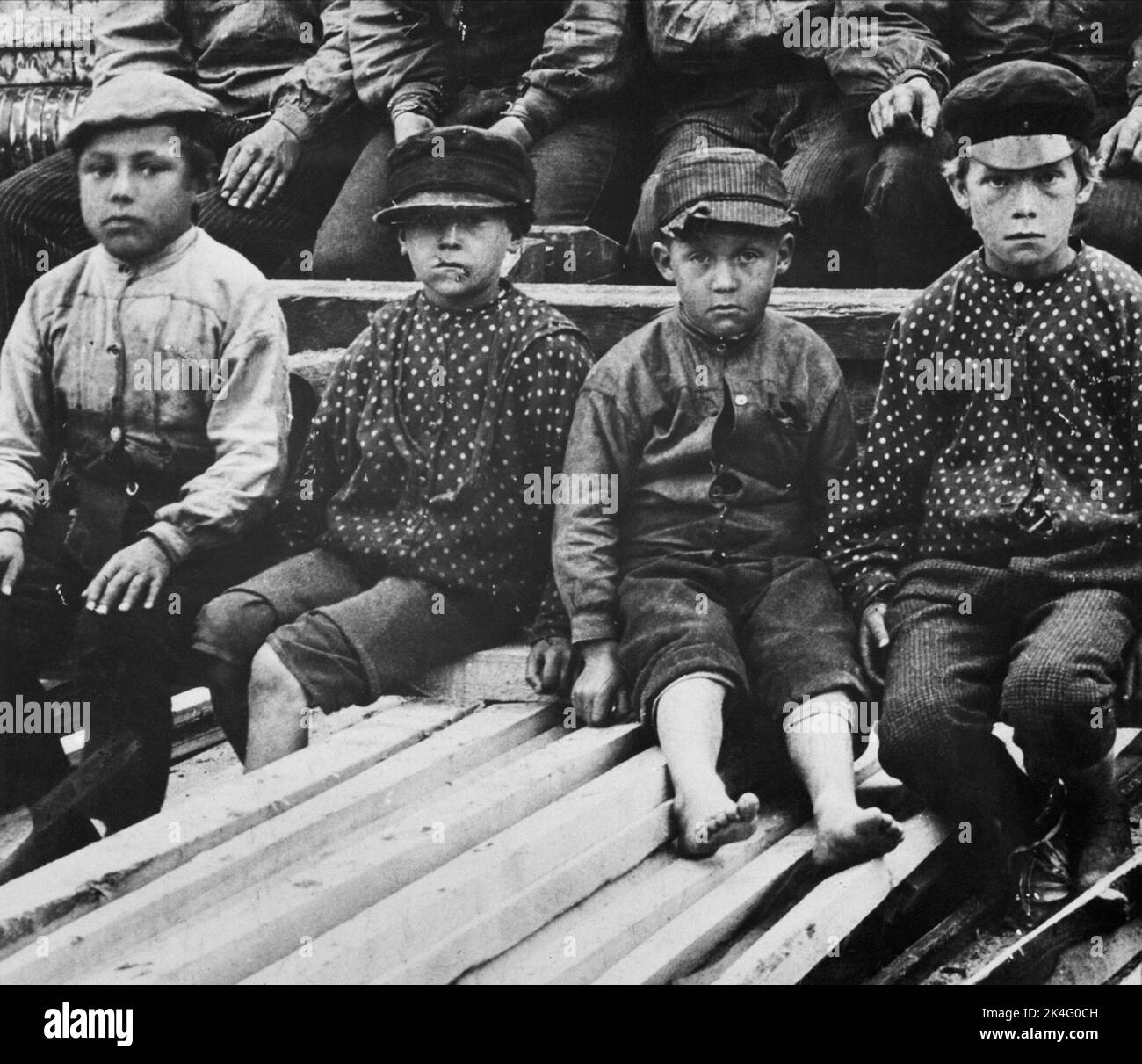 Child labor children work Black and White Stock Photos & Images - Alamy