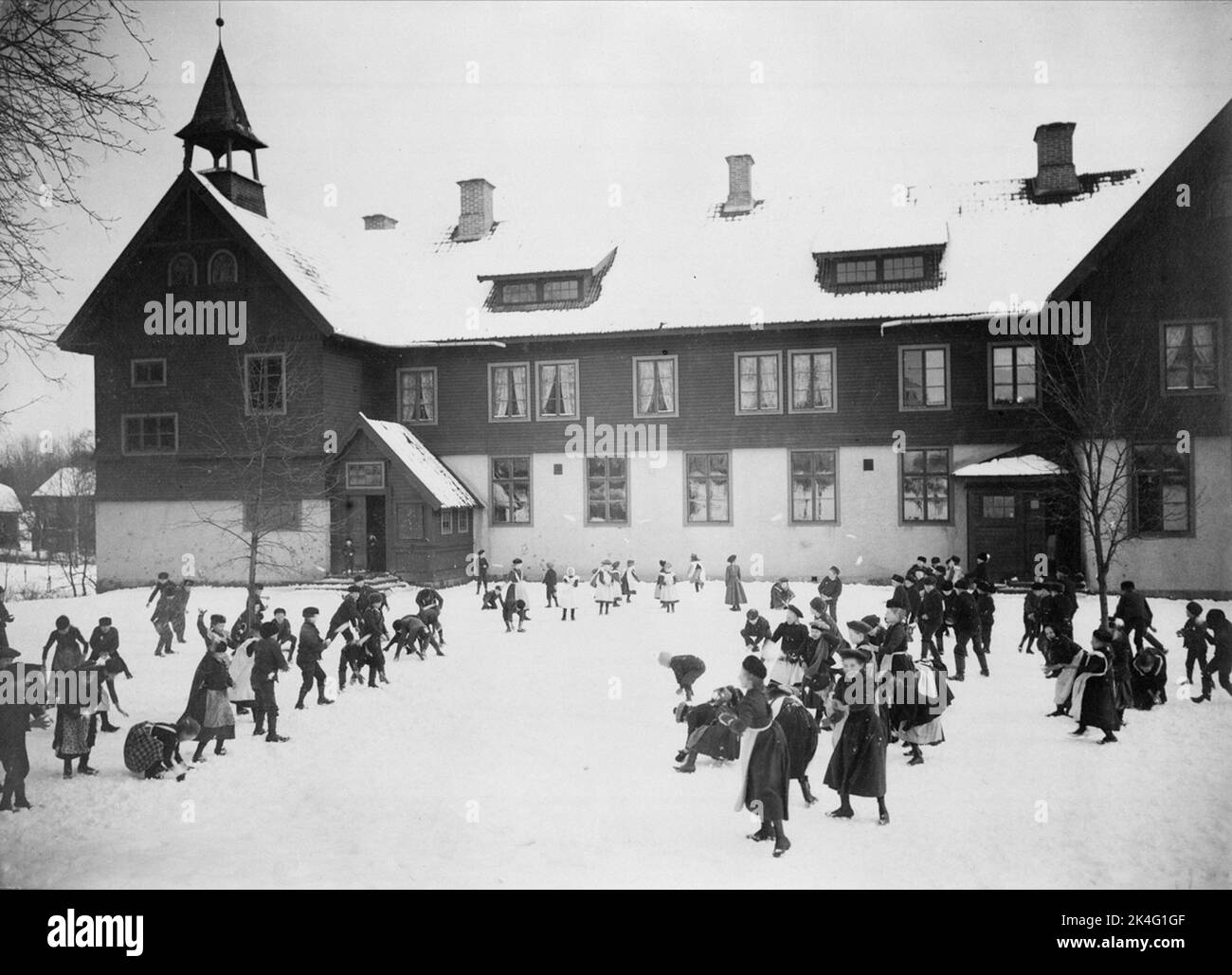 Snowball school hi-res stock photography and images - Alamy
