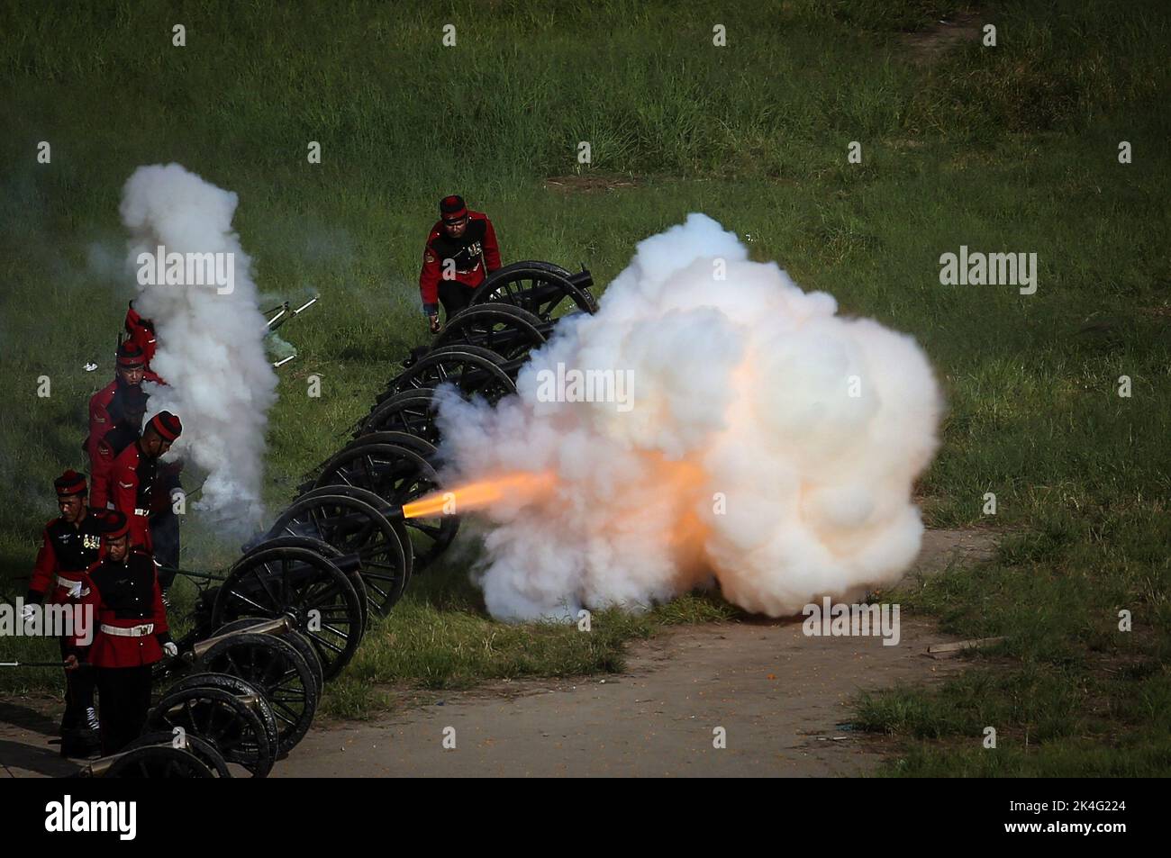 Kathmandu, Nepal. 2nd Oct, 2022. Nepal Army soldiers fire cannons in ...