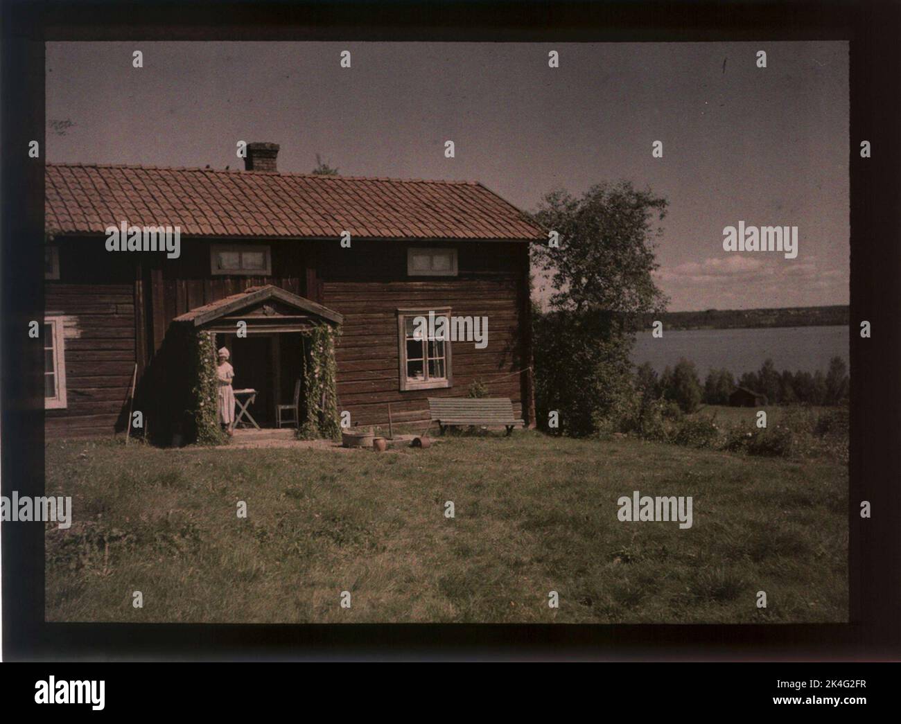 A farm in Hjortnäs village in Leksand. Autochrome / Autochrom ...