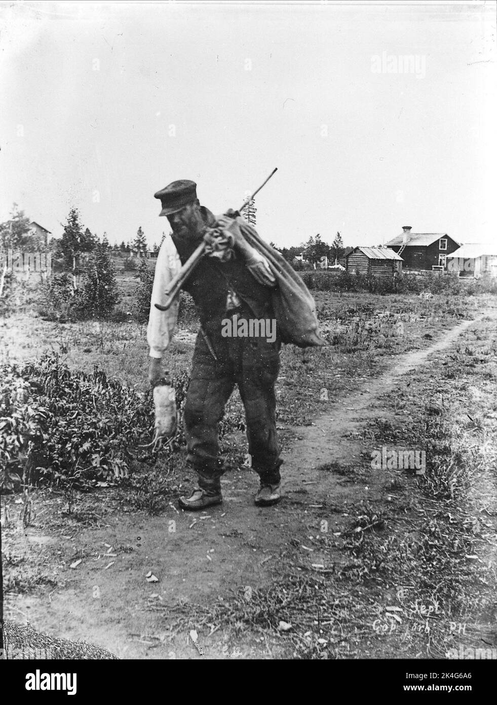 Ors-Olle "goes on Stig with a sack over the shoulder. Rossön, Bodum ...