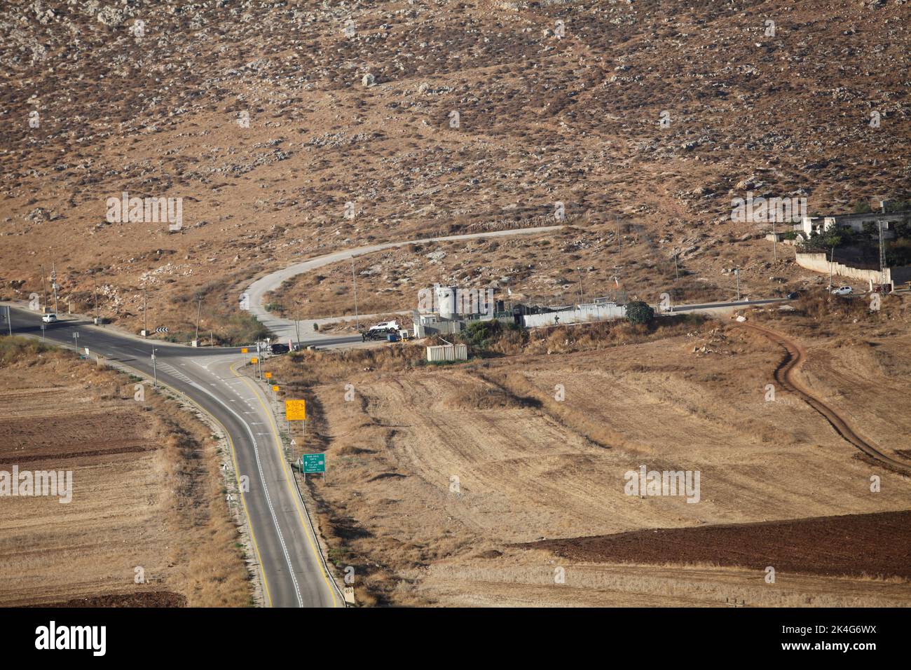 Nablus, Palestine. 02nd Oct, 2022. Israeli army forces inspect the ...