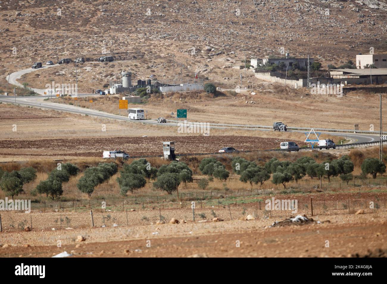 Nablus, Palestine. 02nd Oct, 2022. Israeli army forces inspect the ...