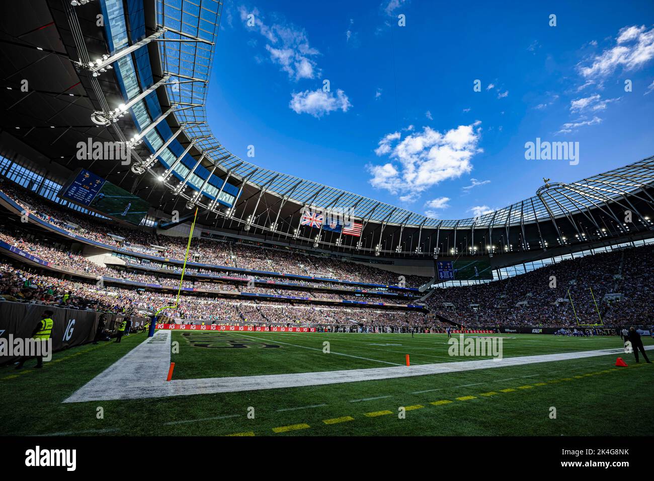 New lawns stadium hi-res stock photography and images - Alamy