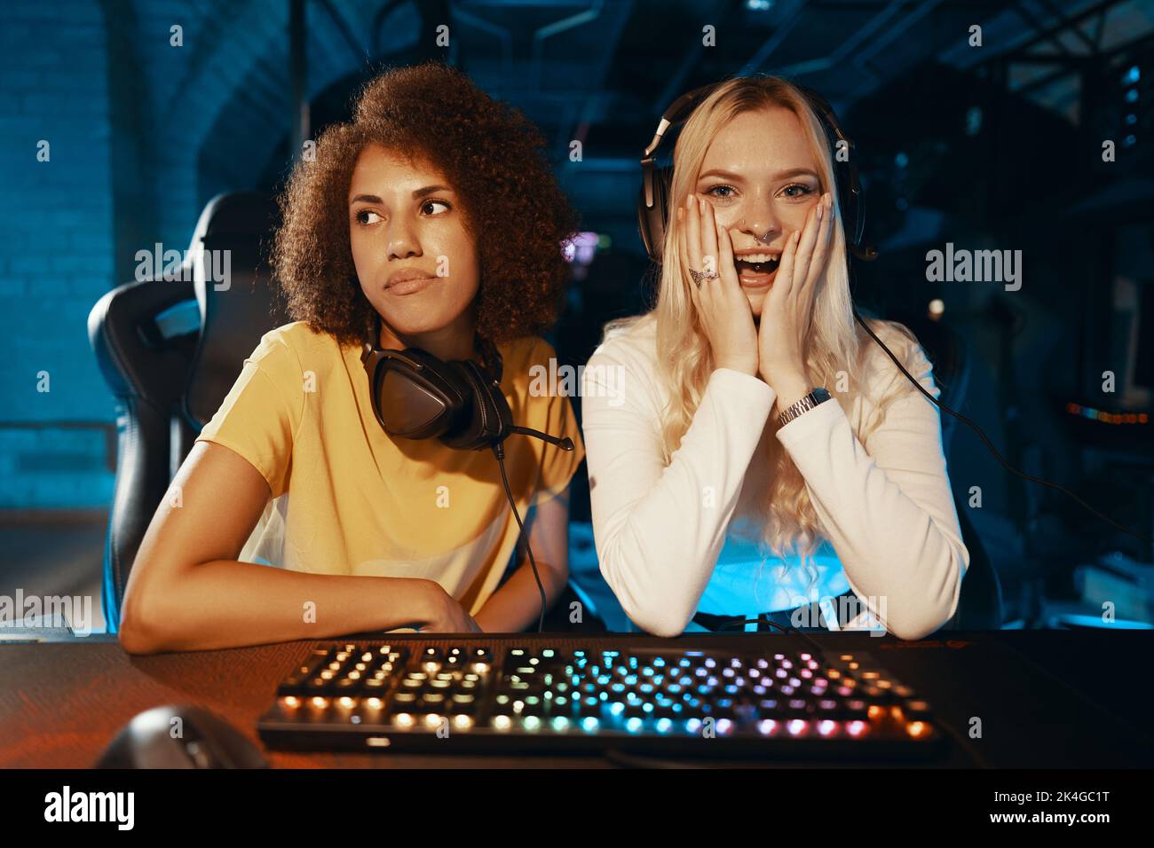 Cyber women hi-res stock photography and images - Alamy