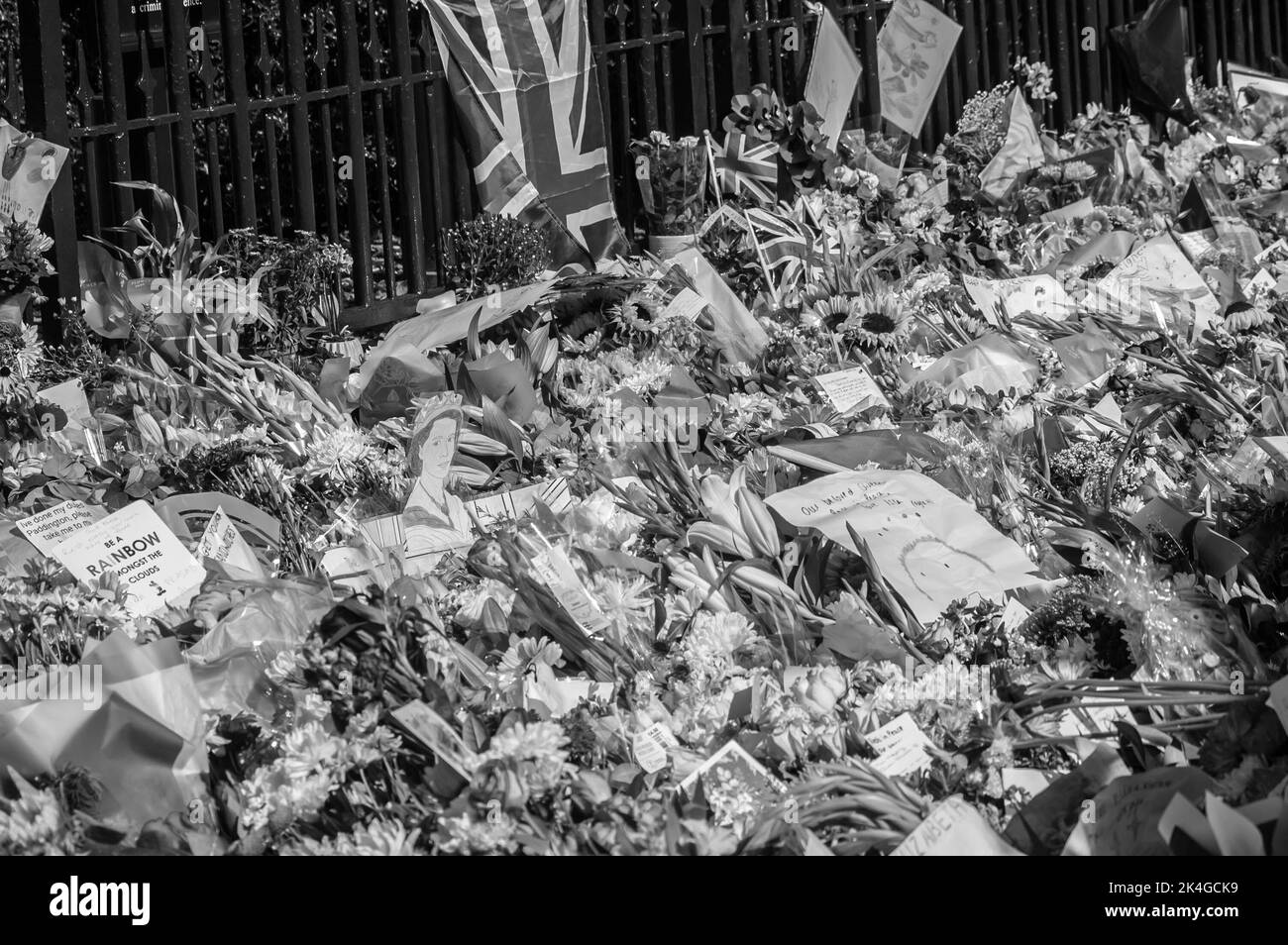 WINDSOR, ENGLAND- 11 September 2022: Floral tributes outside Windsor ...