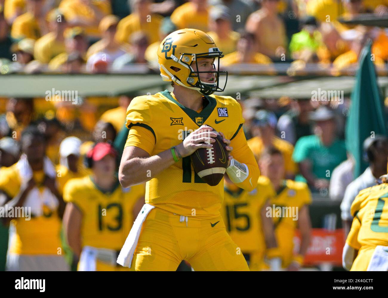 Waco, Texas, USA. 1st Oct, 2022. Baylor Bears quarterback Blake Shapen ...