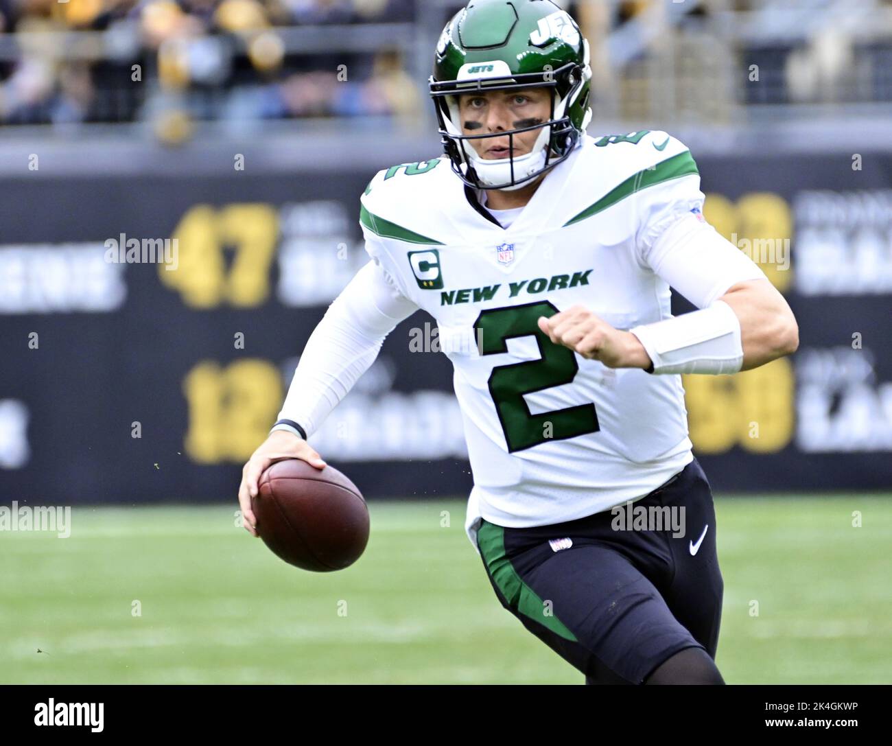 Zach wilson sideline hi-res stock photography and images - Alamy