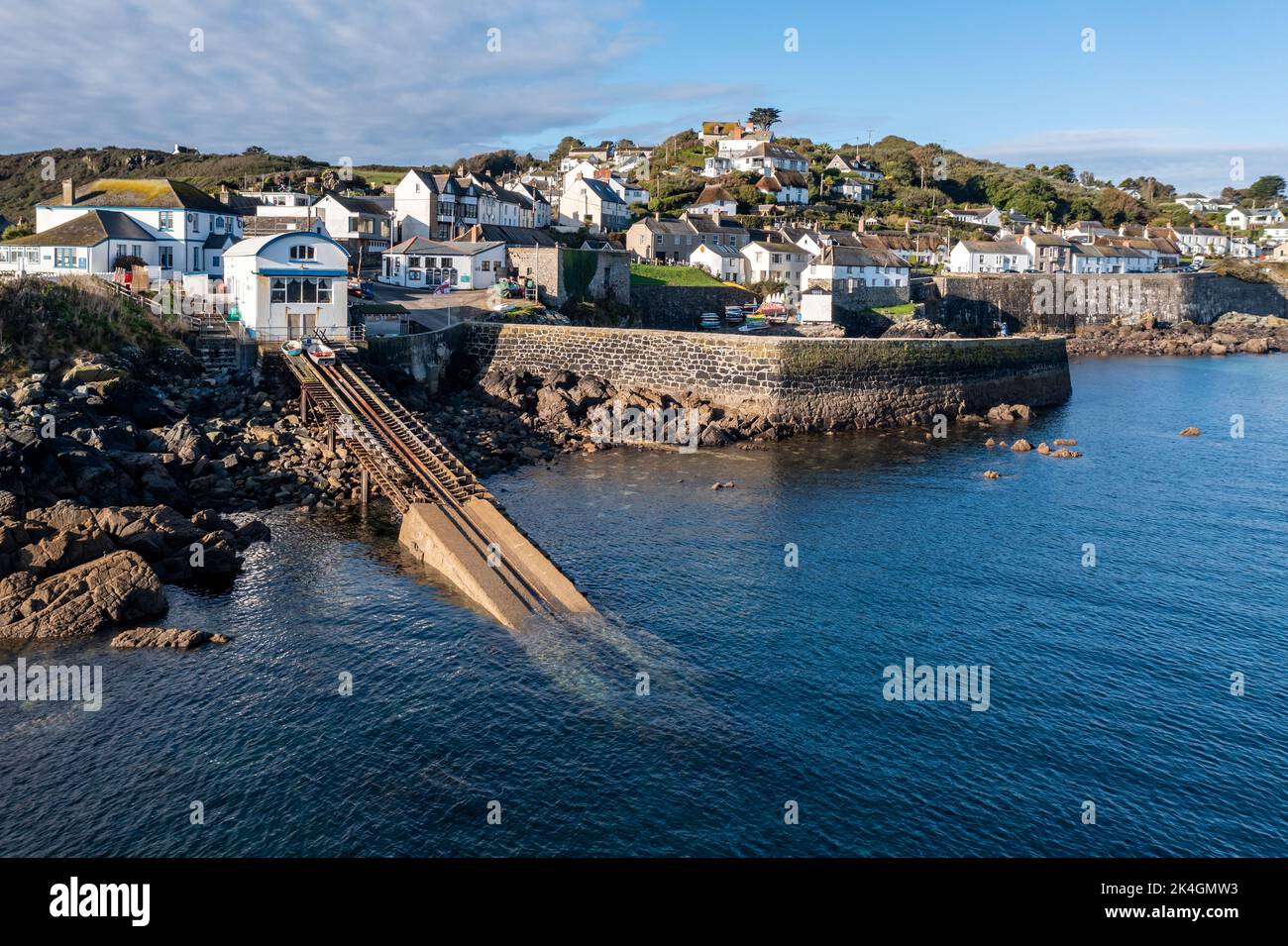 COVERACK, UK - SEPTEMBER 23, 2022. A landscape view of the picturesque ...