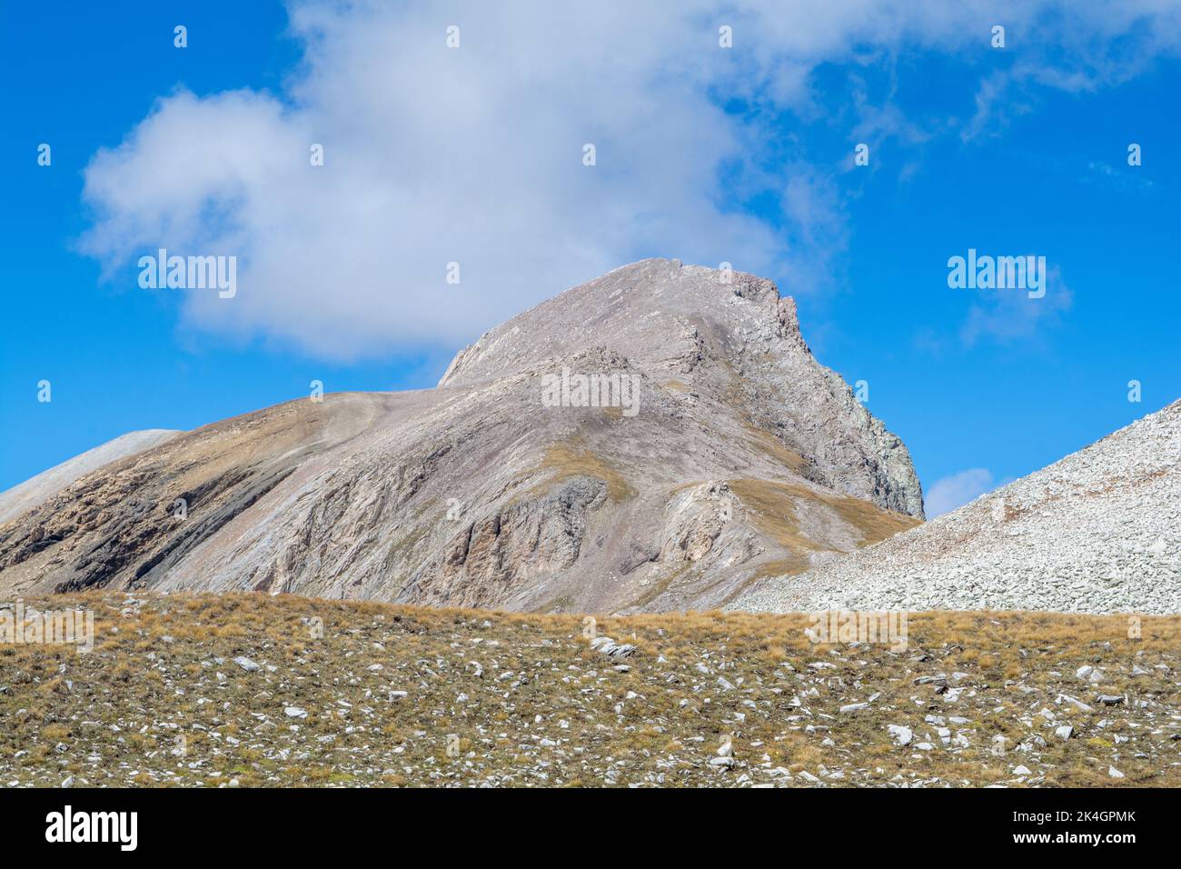 Stunning peaks, at over three thousand meters above sea level ...