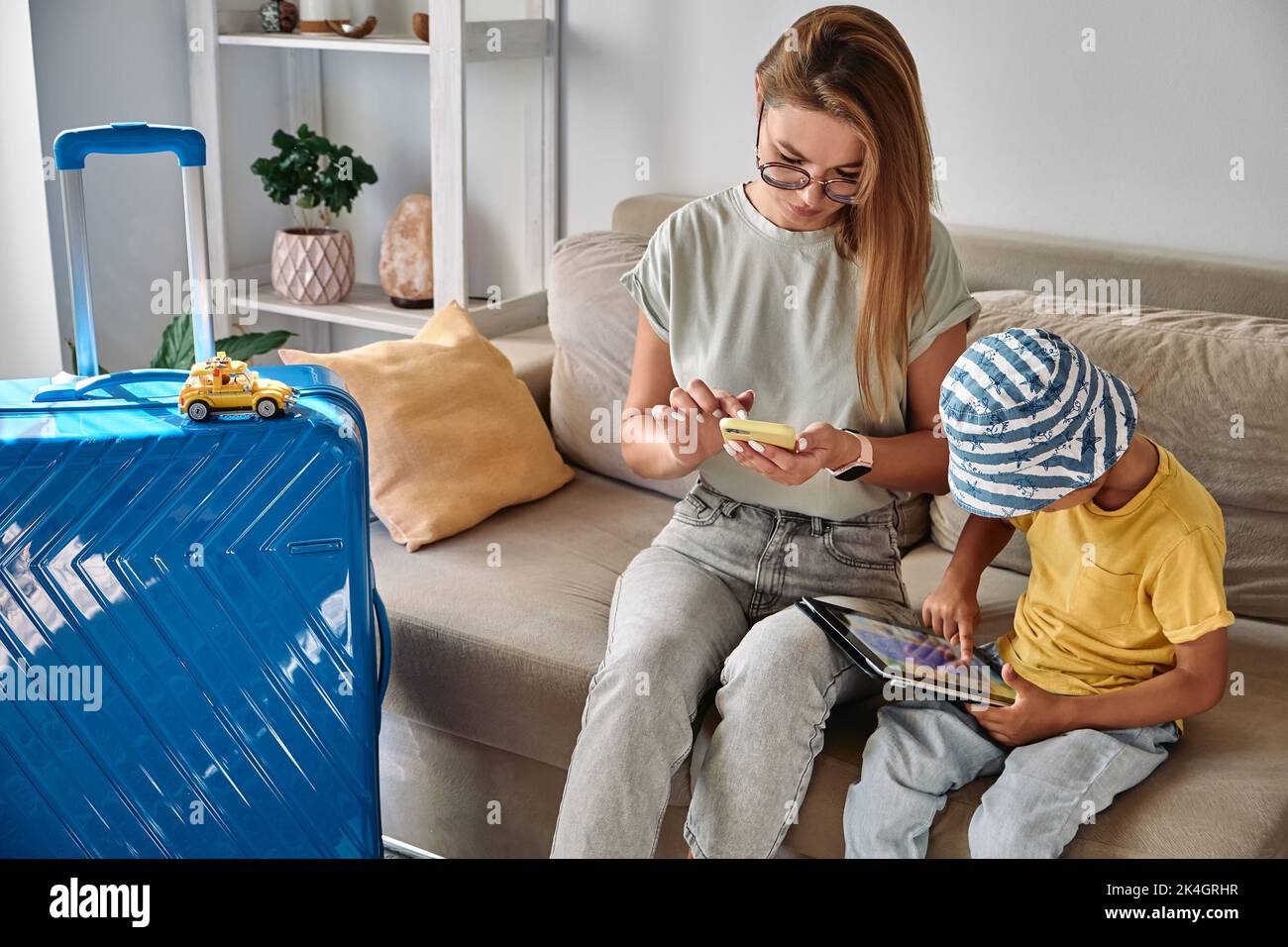 Leave the internet hi-res stock photography and images - Alamy