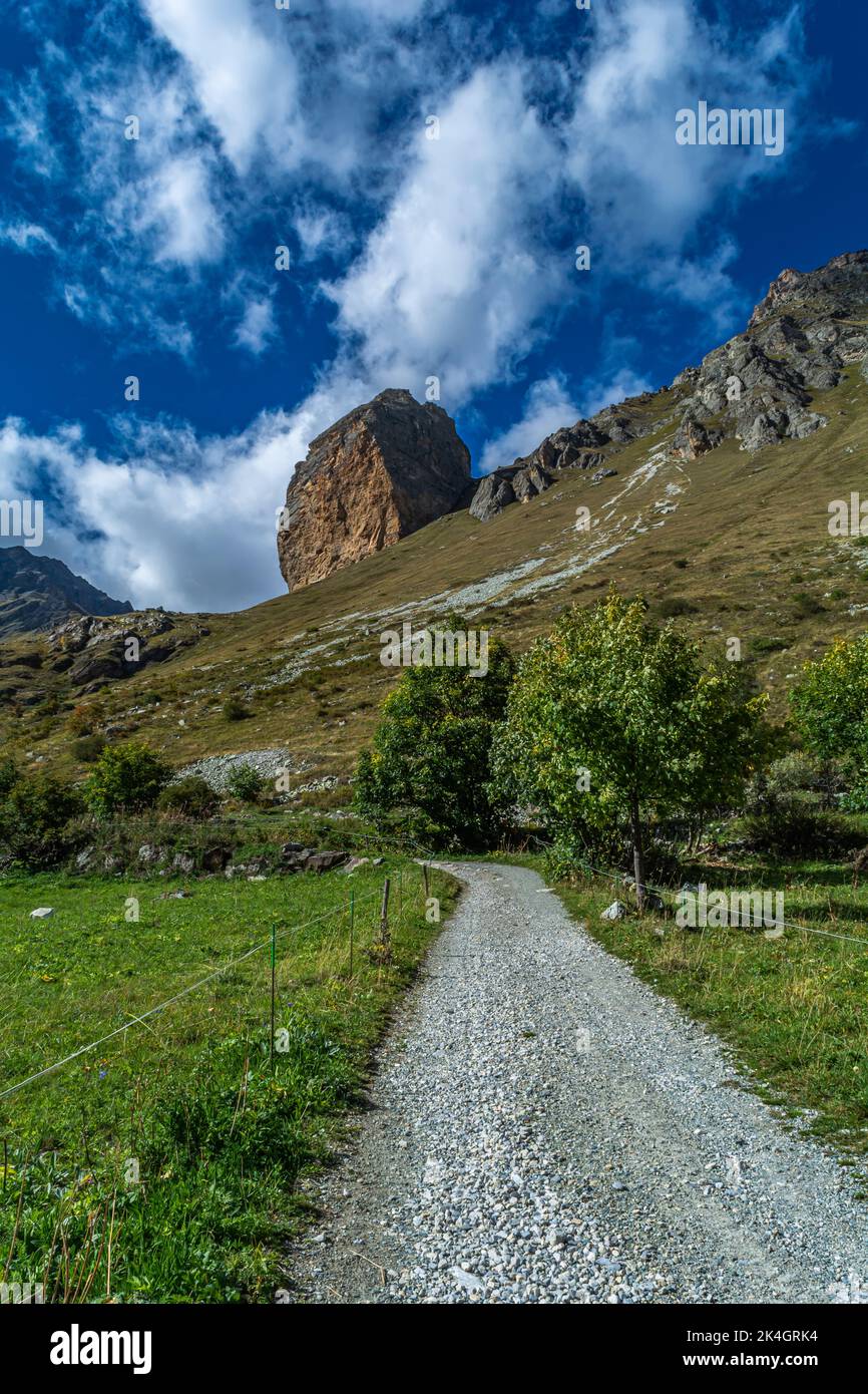 Stunning peaks, at over three thousand meters above sea level ...