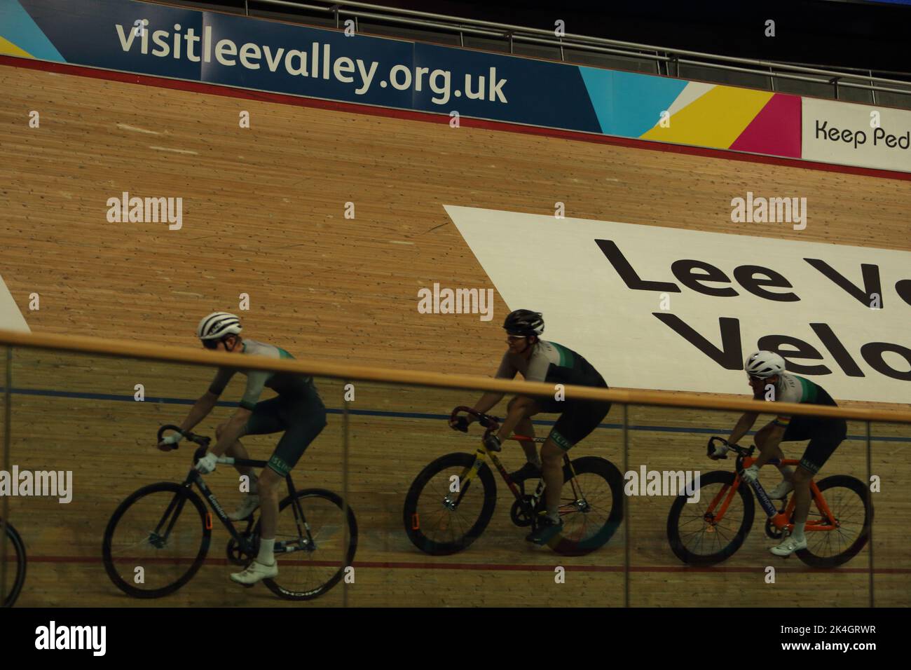 Olympic velodrome london interior hi-res stock photography and images ...