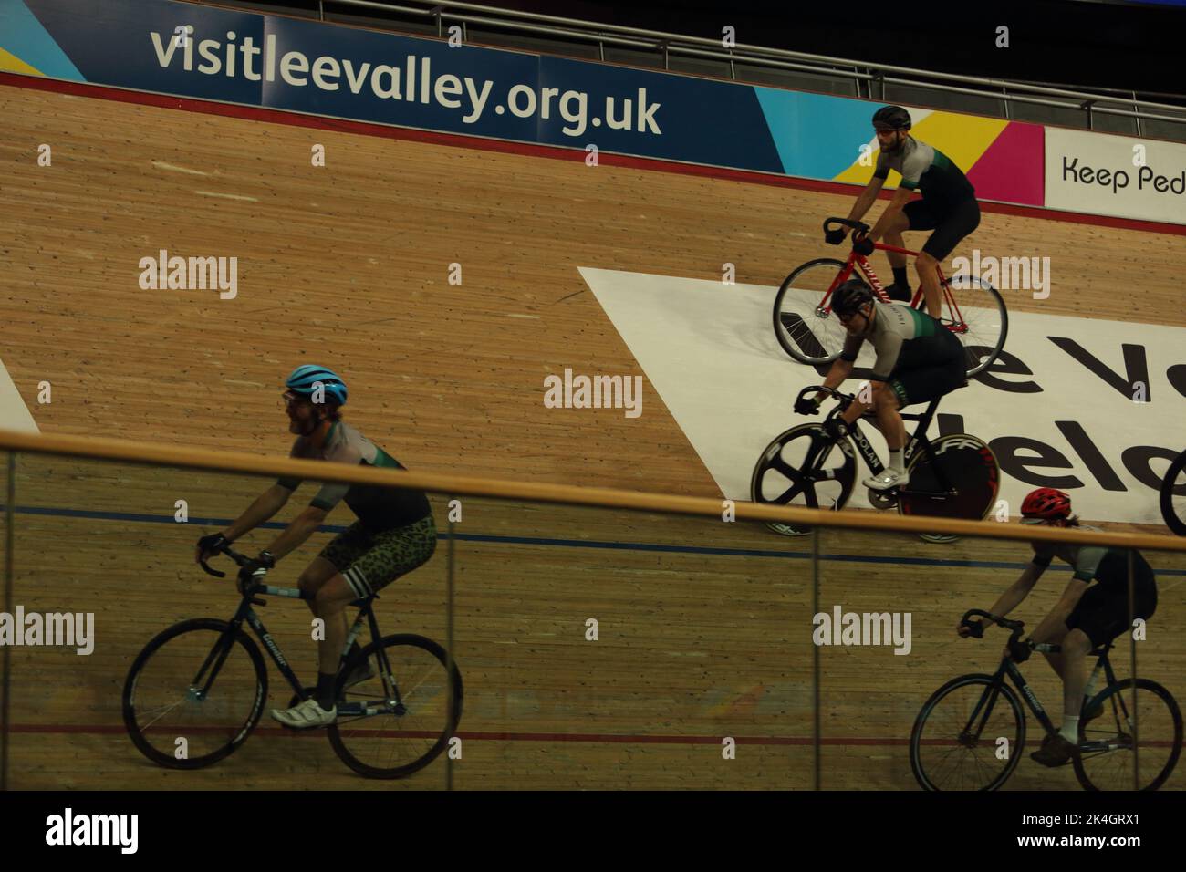 Olympic velodrome london interior hi-res stock photography and images ...