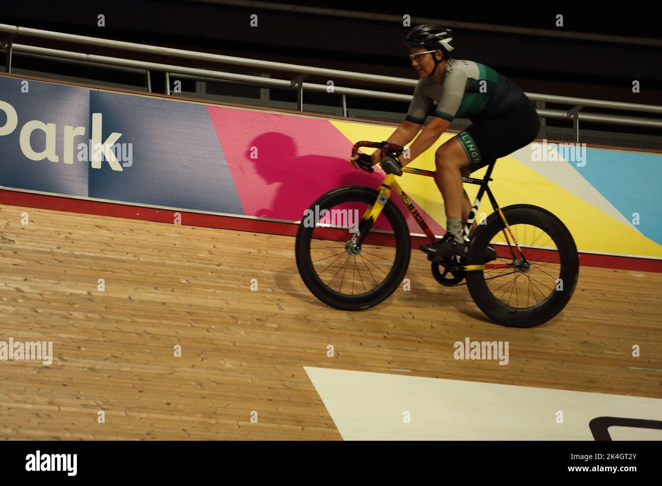 Islington CC Velopark Track Cycling Stock Photo - Alamy