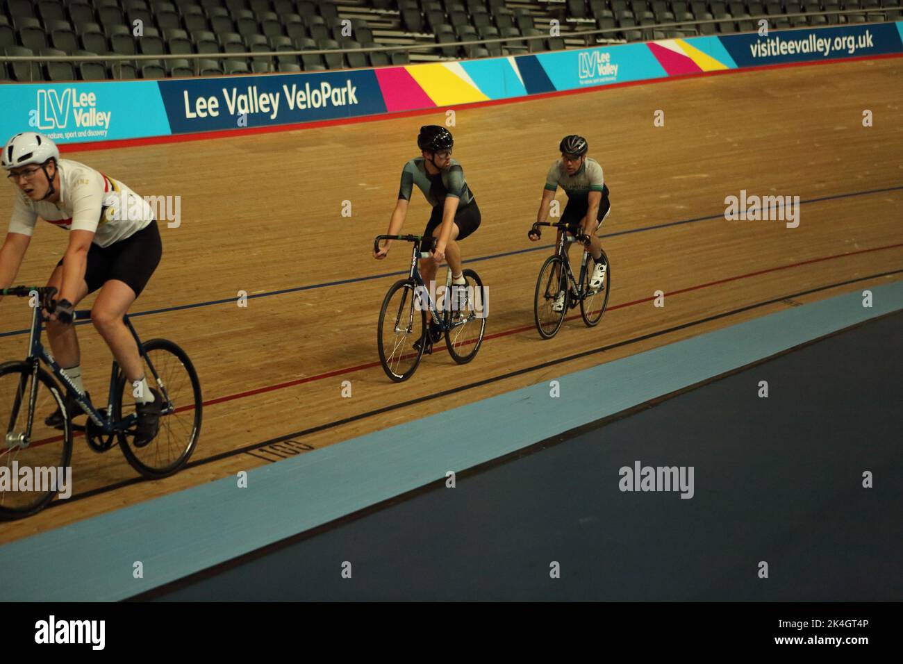 Olympic velodrome london interior hi-res stock photography and images - Alamy
