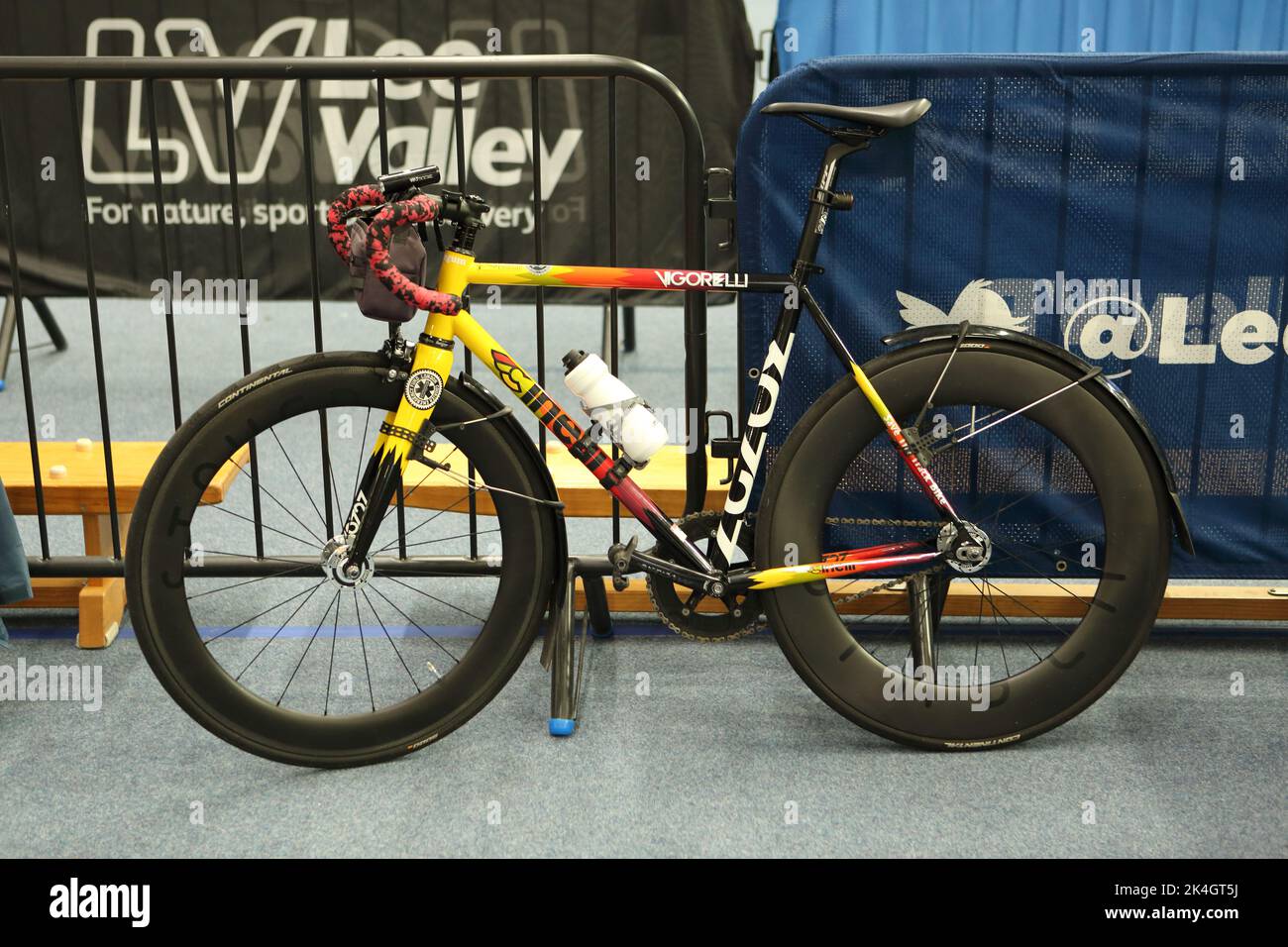 Islington CC Velopark Track Cycling Stock Photo - Alamy