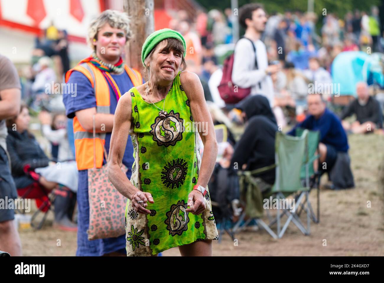 OLD RAVER, DANCING QUEEN: An old woman busting fabulous dance moves at ...