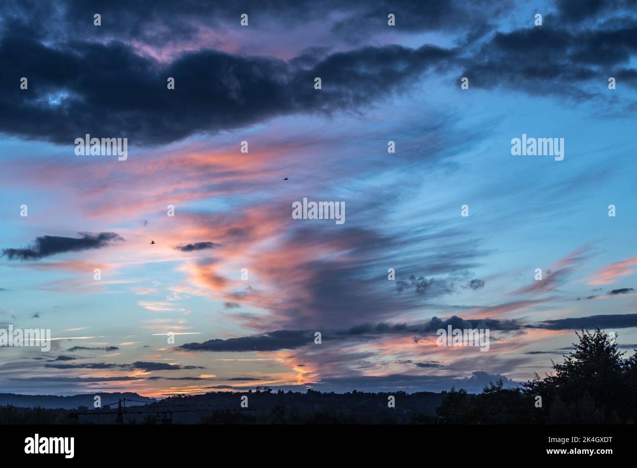 Avec des nuages hi-res stock photography and images - Alamy