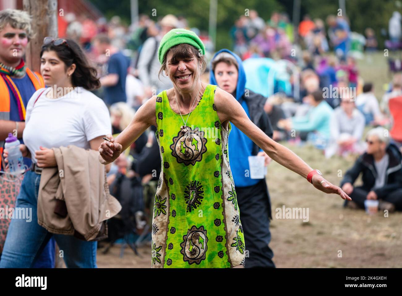 OLD RAVER, DANCING QUEEN: An old woman busting fabulous dance moves at ...