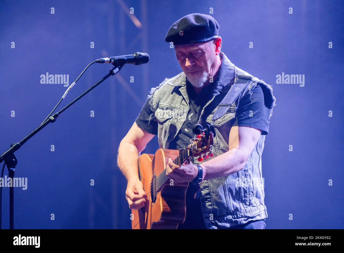 Folk legend Richard Thompson in the Far Out Tent at Green Man Festival ...