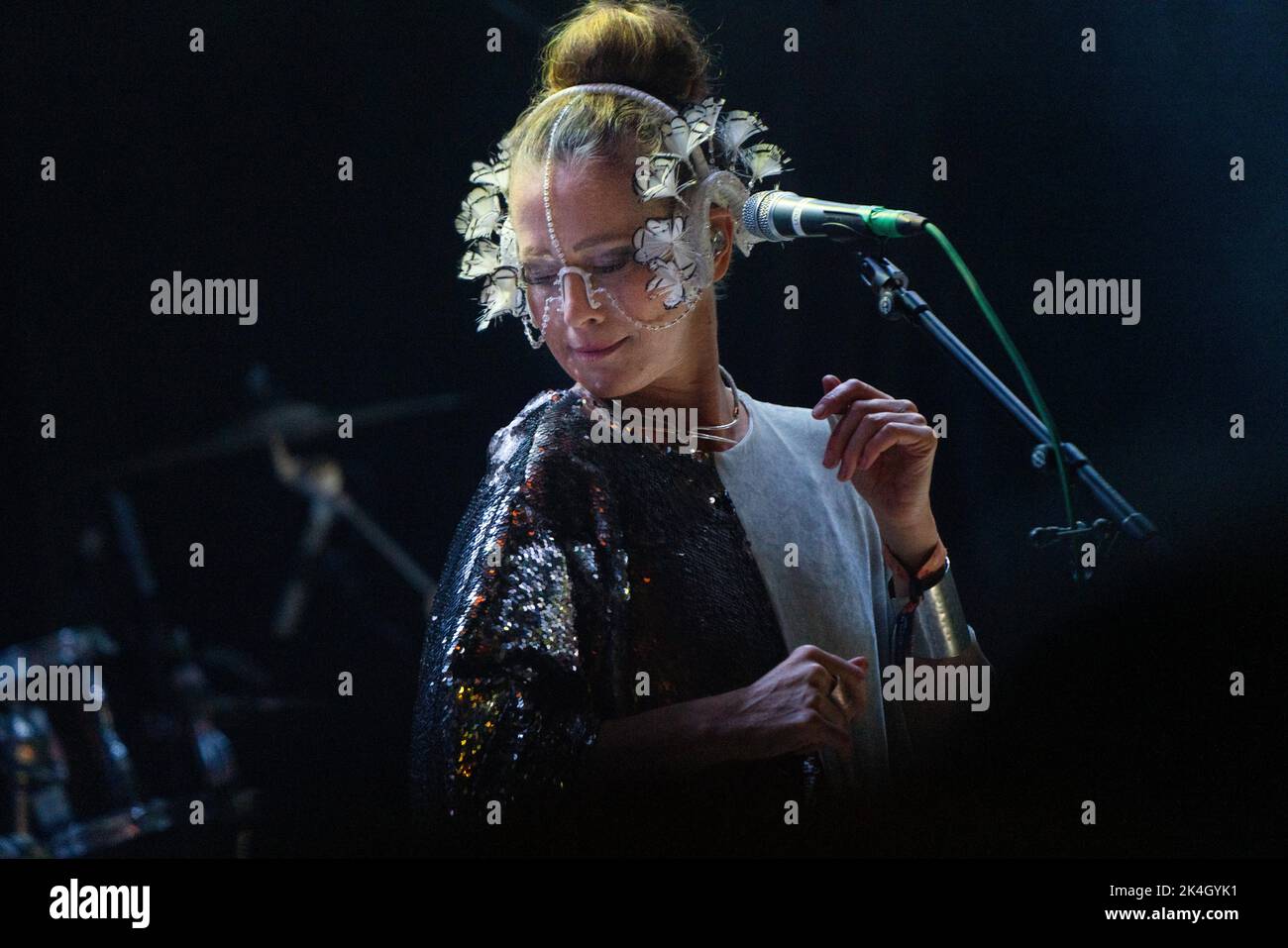 Singer Lou Rhodes of legendary techno music band Lamb play the Walled ...