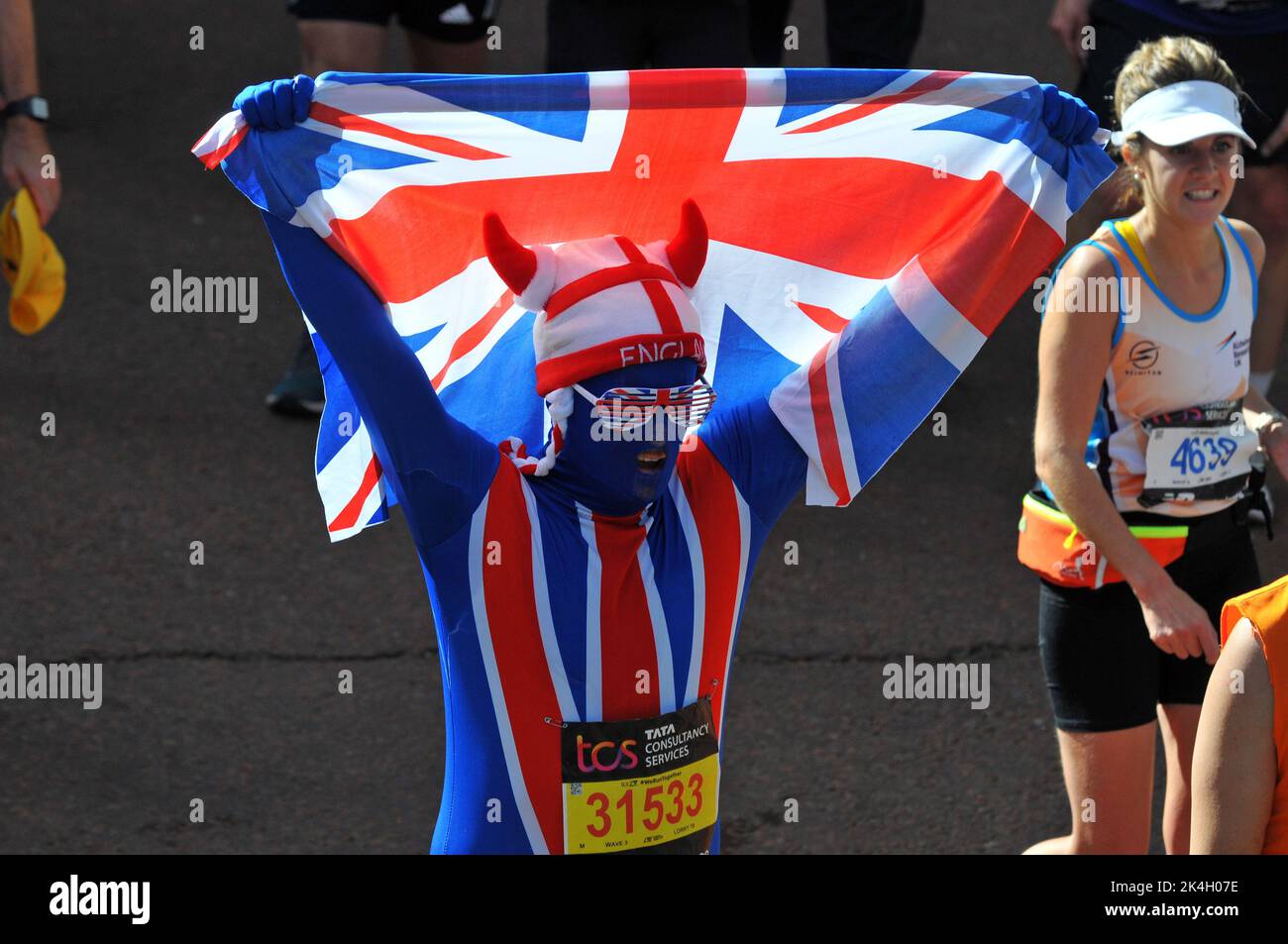 London marathon finish line 2022 hi-res stock photography and images ...